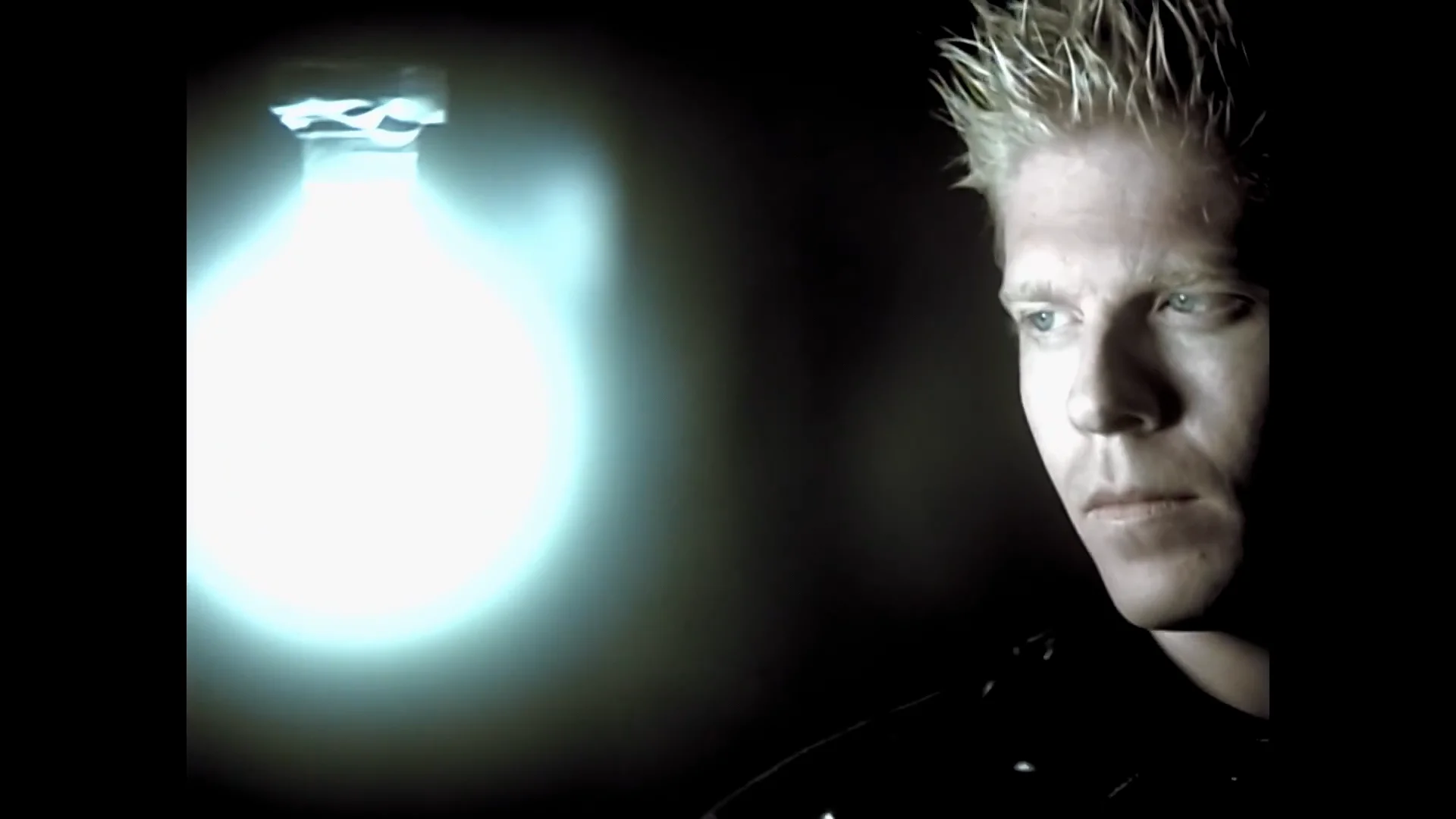 The Offspring - Gone Away (Official Music Video).mp4