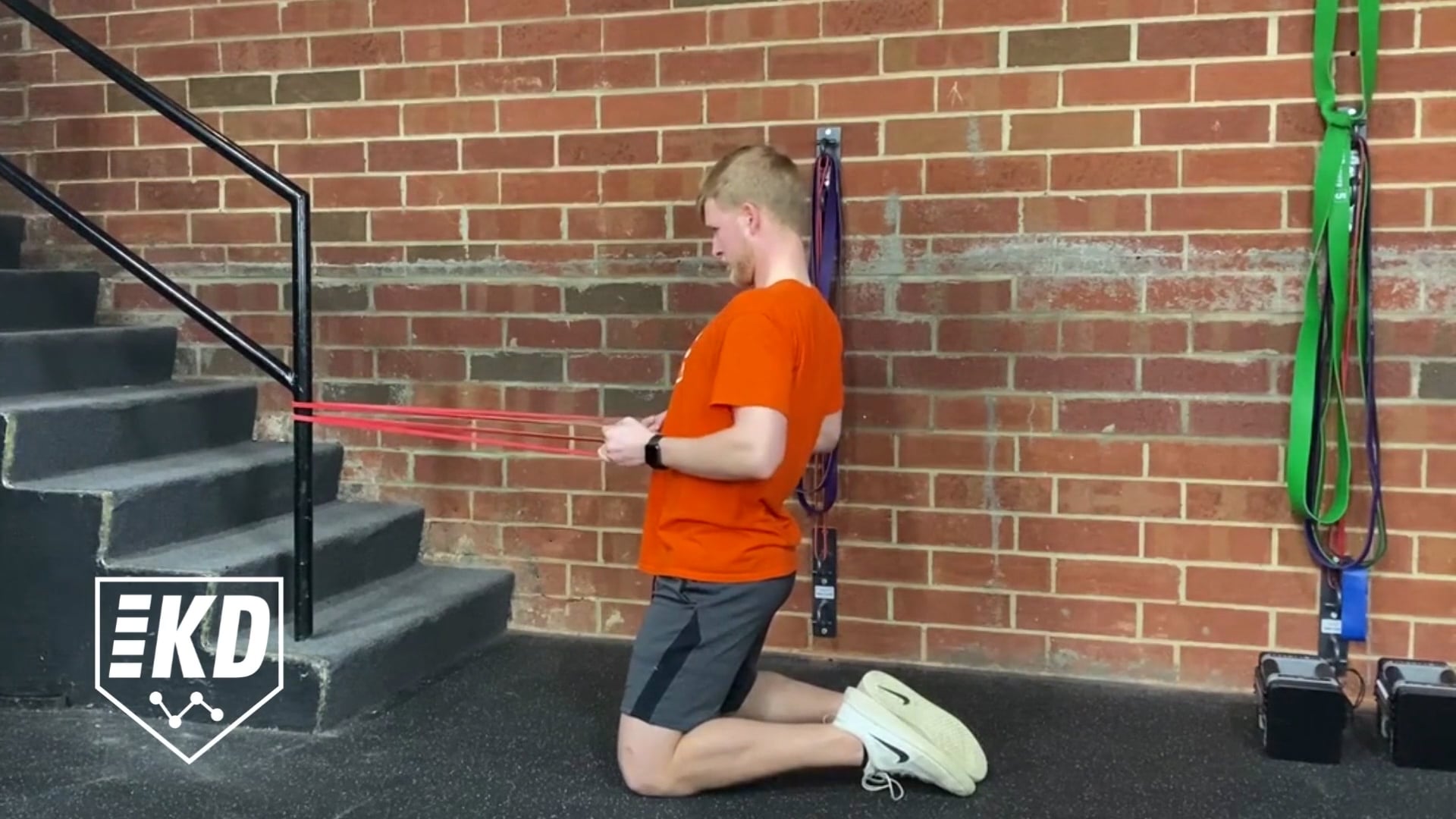 Power Band Tall Kneeling Row on Vimeo