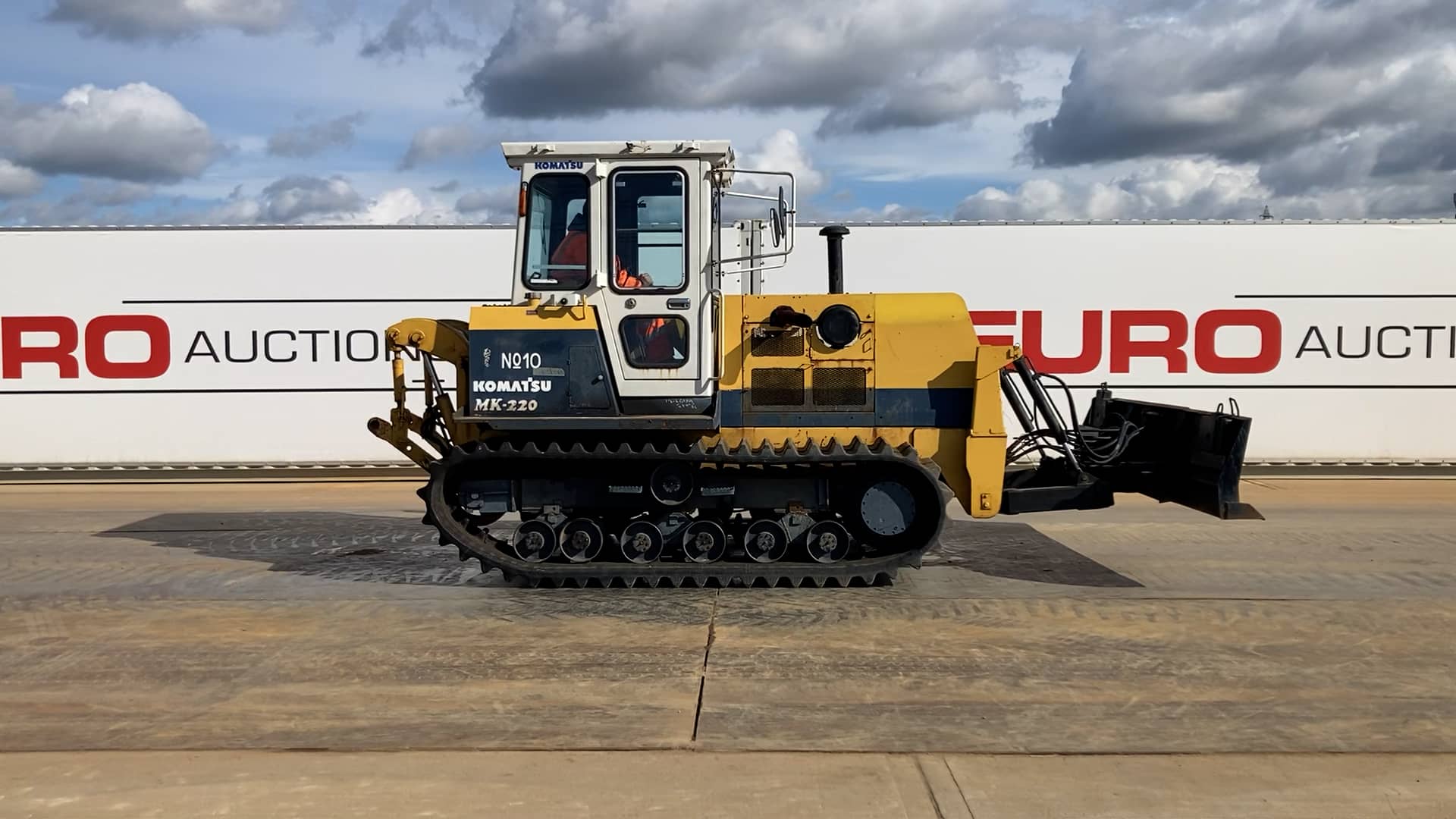 Morooka MK-220 Crawler Tractor on Vimeo