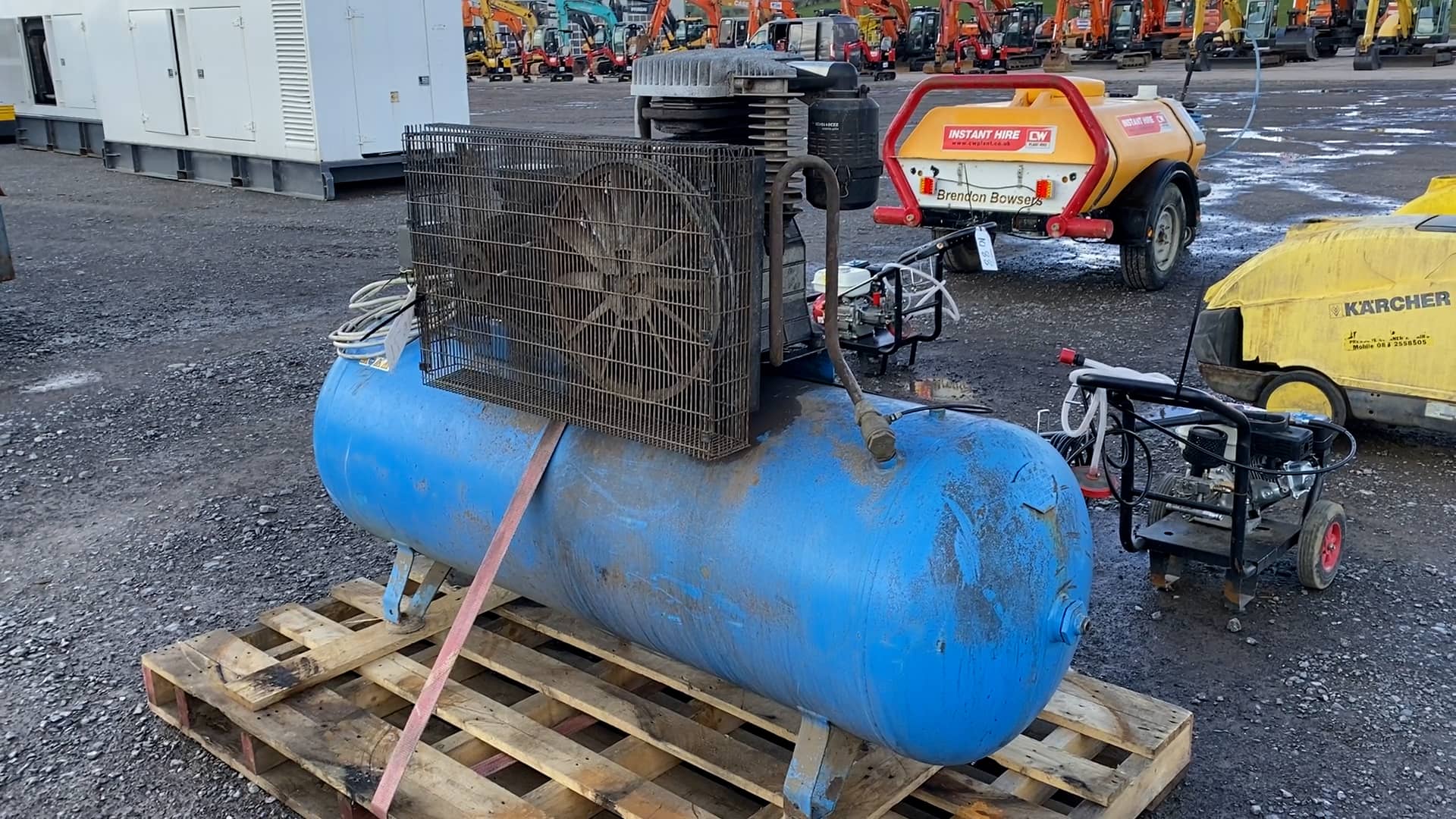 AARIAC 7.5HP 500L Air Compressor on Vimeo