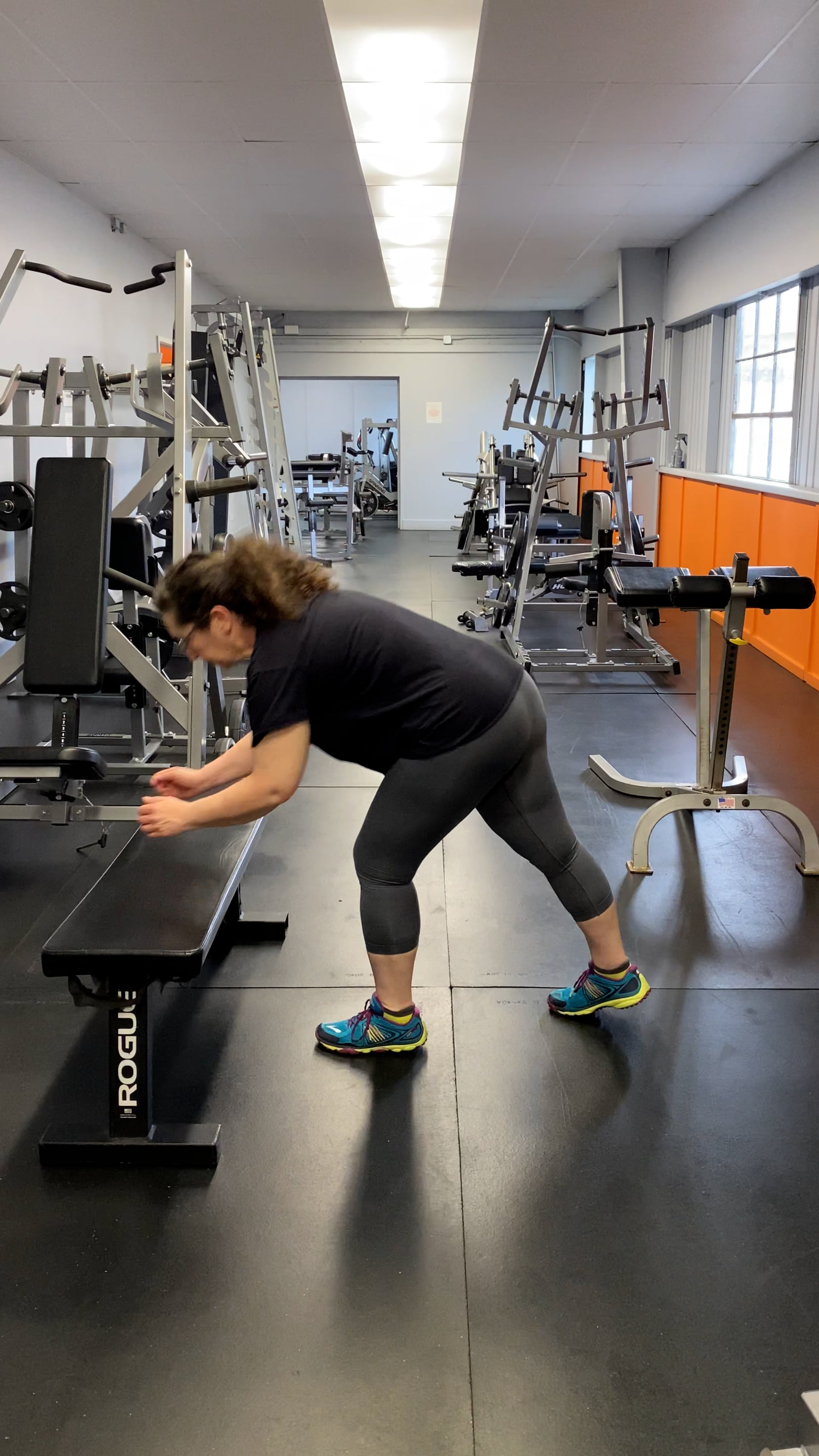 Modified Plank with alternating leg raise on Vimeo