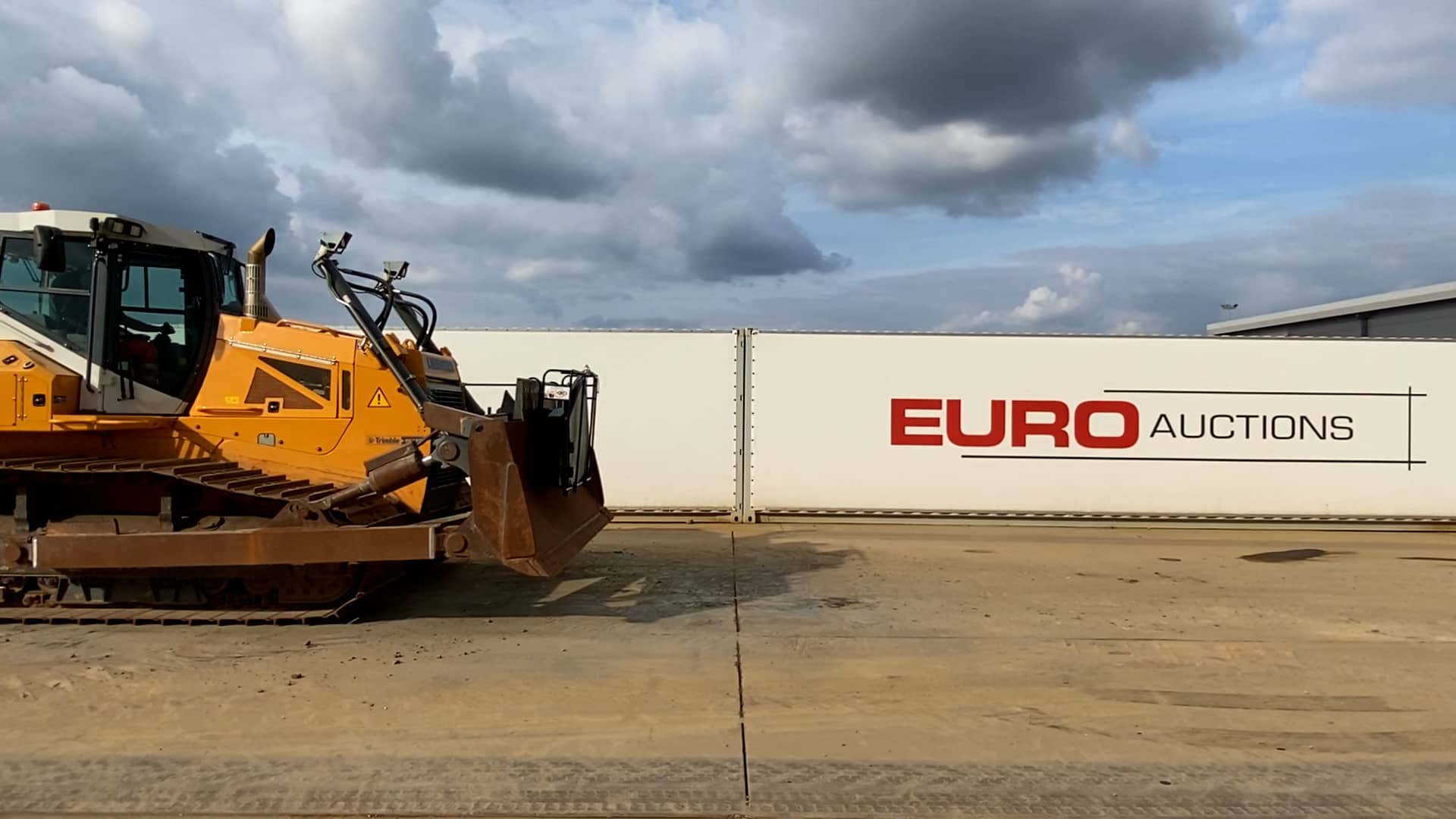 Liebherr PR736 Straight Blade &Tilt on Vimeo