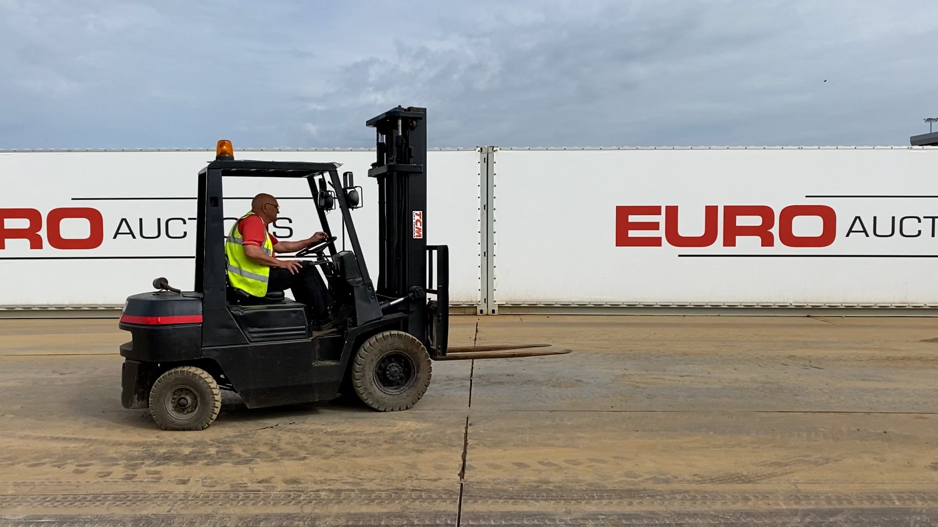 Heli FD25 Diesel Forklift on Vimeo