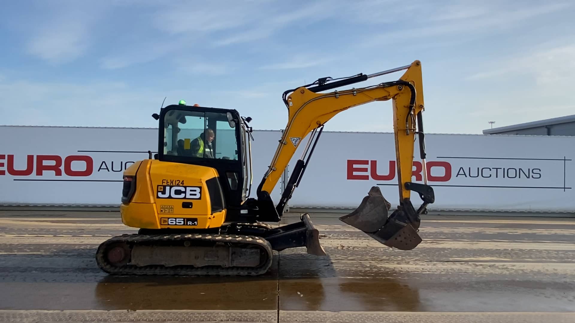 JCB 65R-1 Rubber Tracks on Vimeo