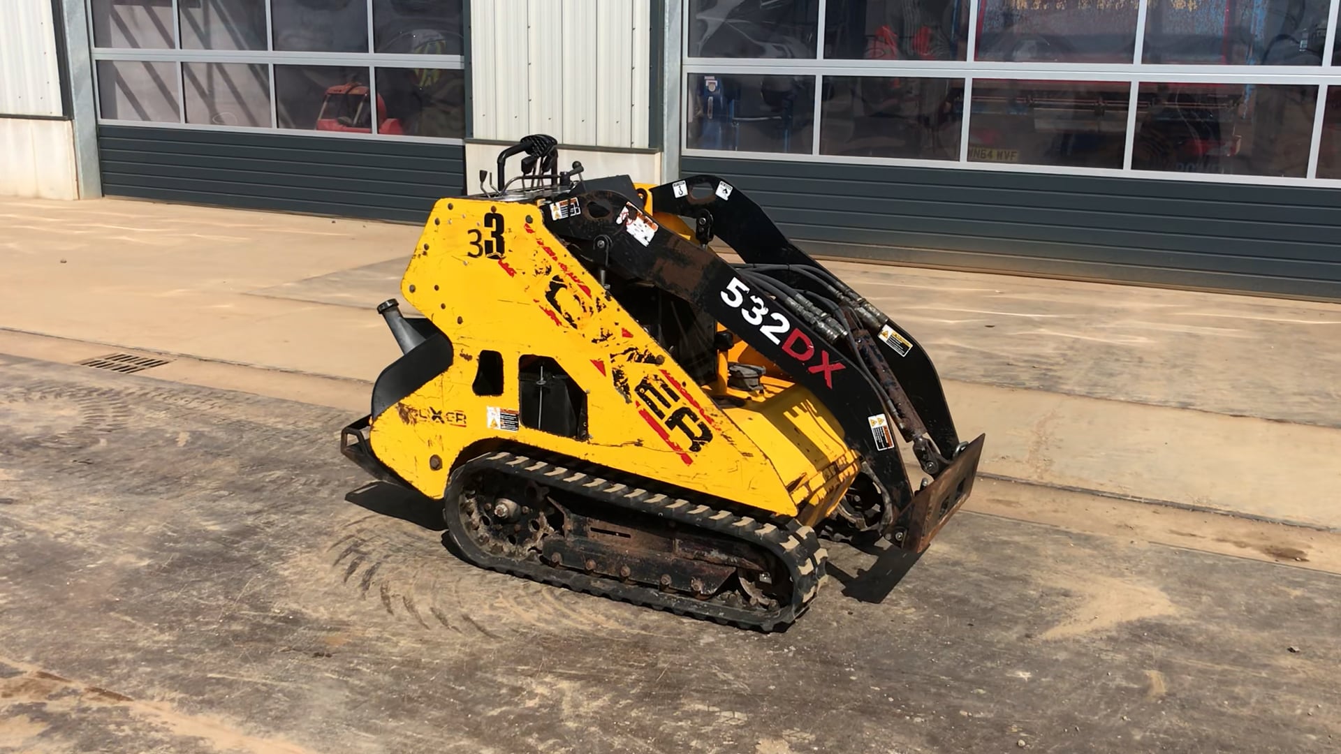 Boxer 532DX Tracked Pedestrian Loader on Vimeo