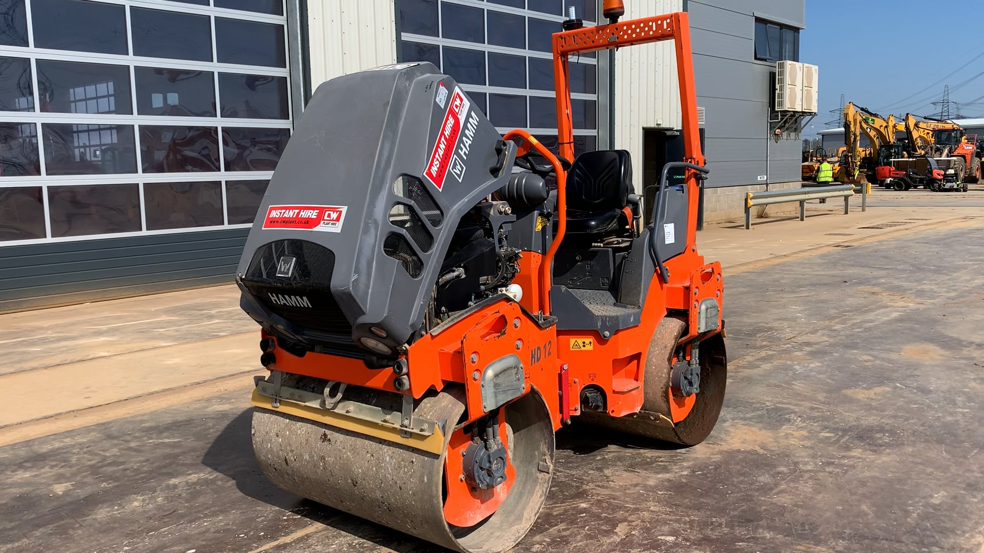 Hamm HD12VV Double Drum Vibrating Roller on Vimeo