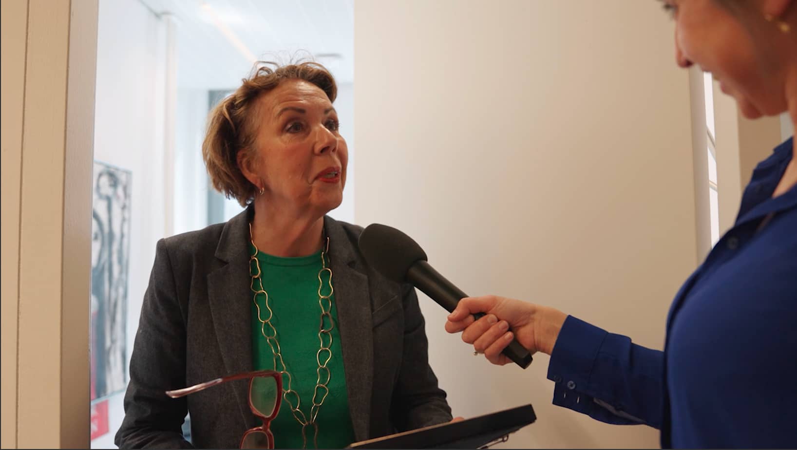 LNVH | Angela Maas receives LNVH medal | April 22, 2022 on Vimeo