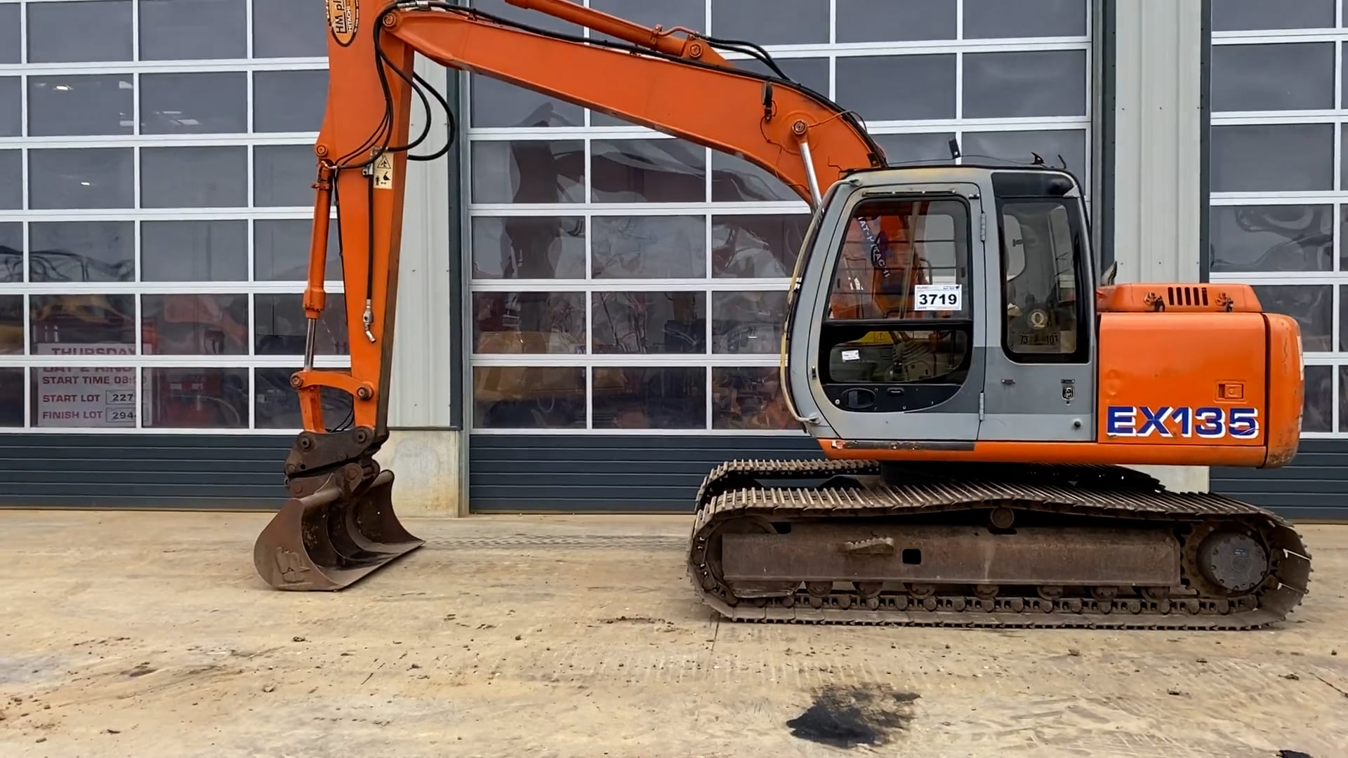 Fiat Hitachi EX135 700mm Pads on Vimeo