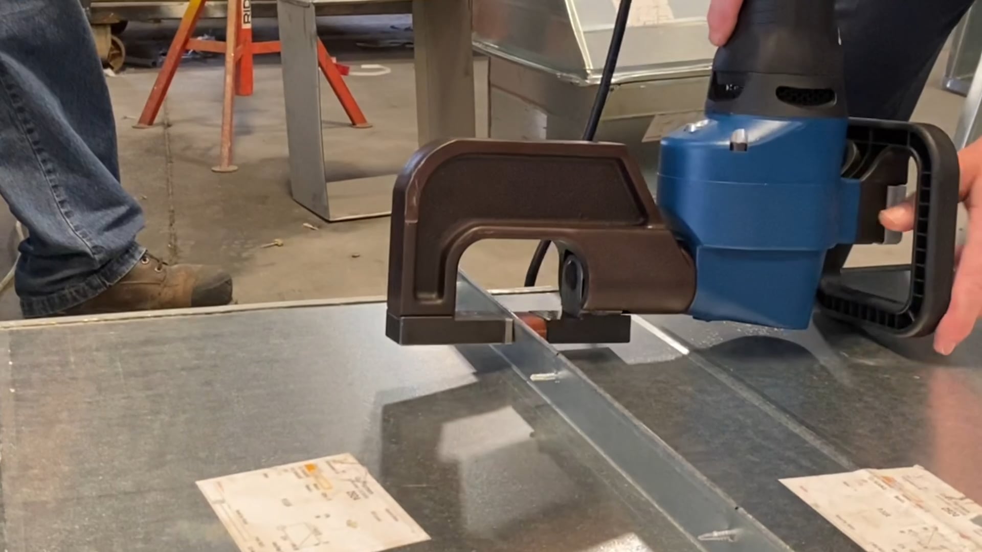 Trumpf TF350 Clinching machine for Large Standing Seam on Vimeo