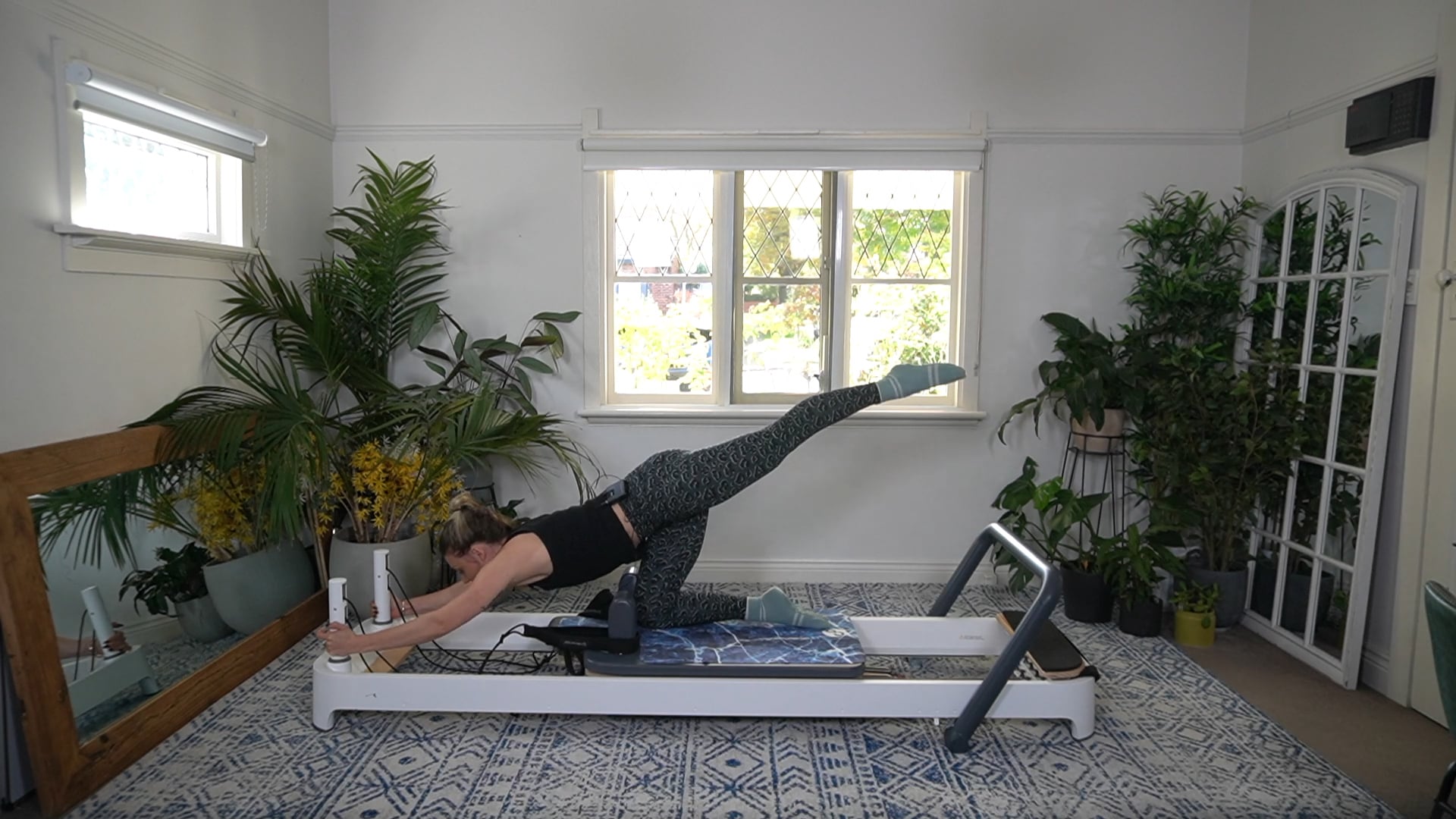 Using Props - Reformer - 4. Stretch and Flow Reformer on Vimeo