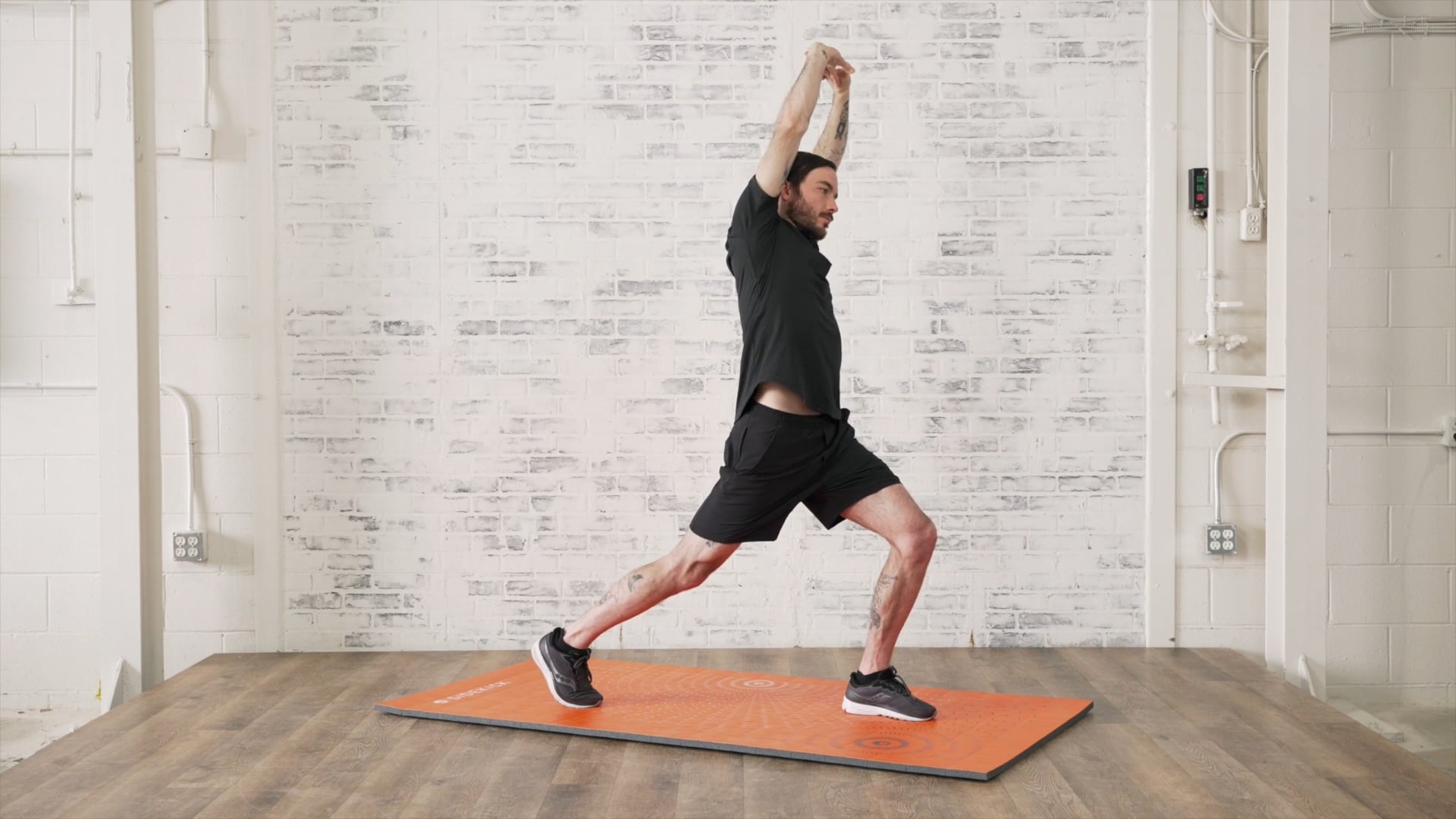 Alternating Samson Lunge Stretch (Short) on Vimeo