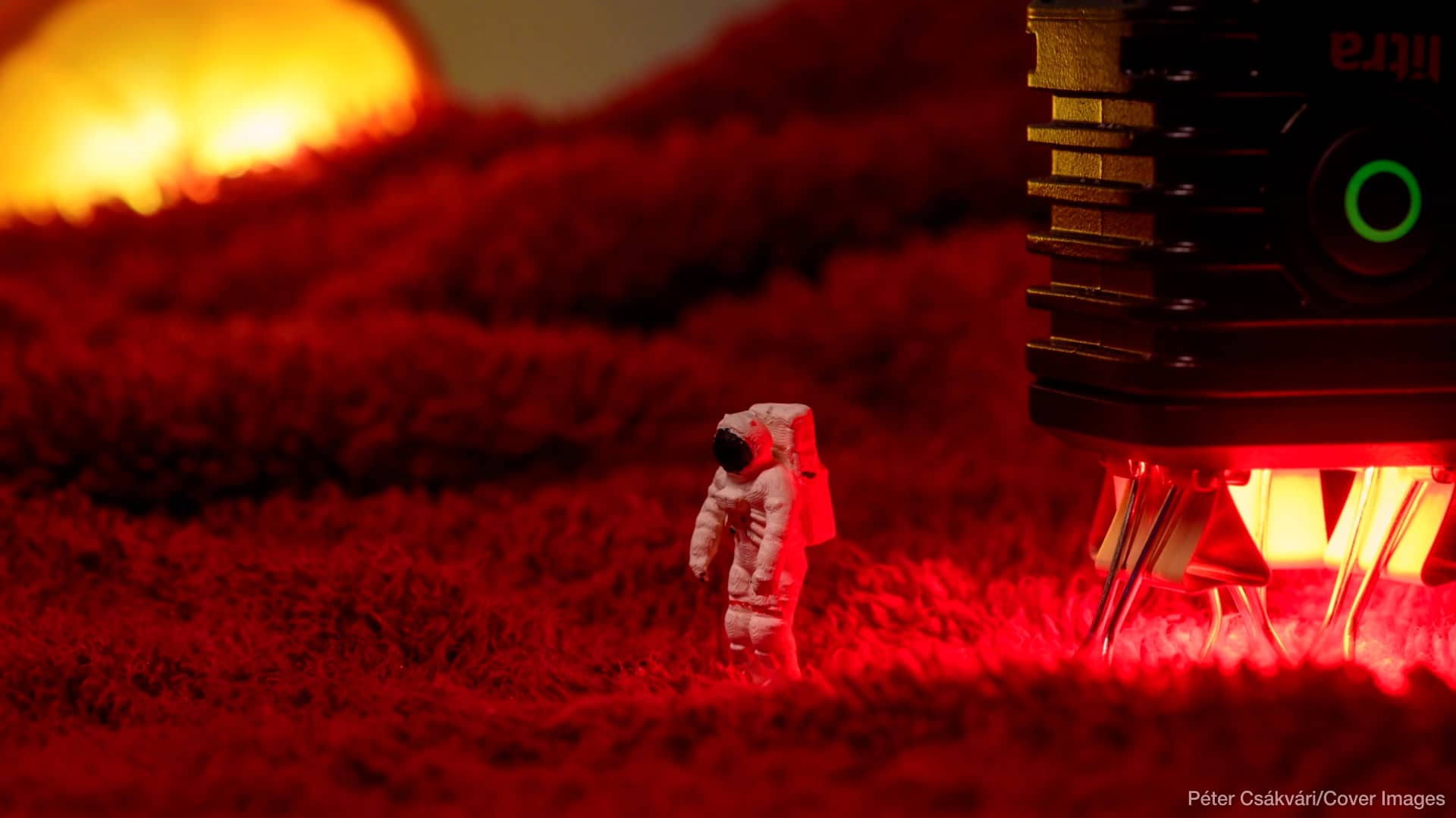 Photographer Péter Csákvári Creates Stunning 'Tiny Wasteland' Miniature ...