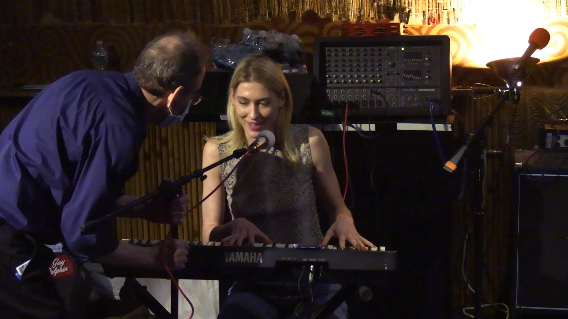 Caroline Baniewicz @ Otto's for Ukraine Fundraiser (30 April 2022) on Vimeo