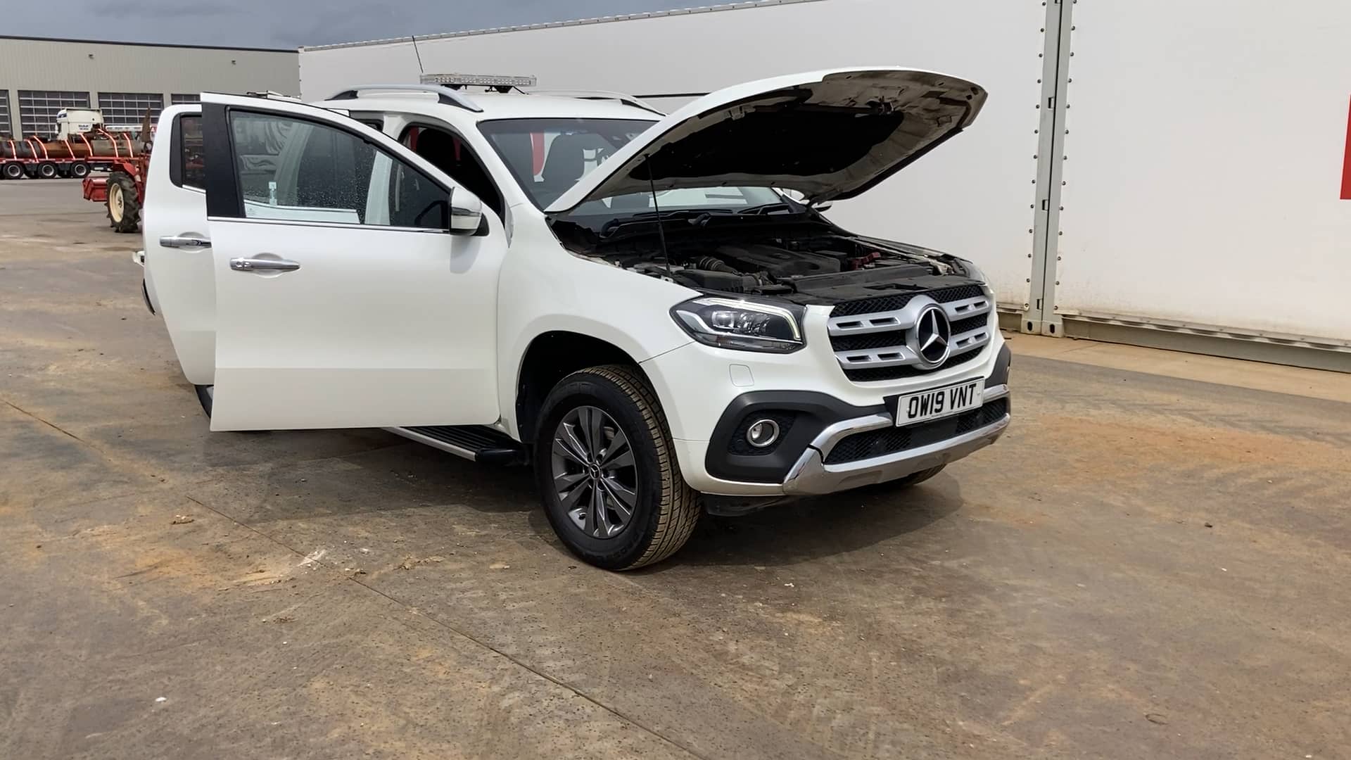 Mercedes Benz X250 4Matic on Vimeo