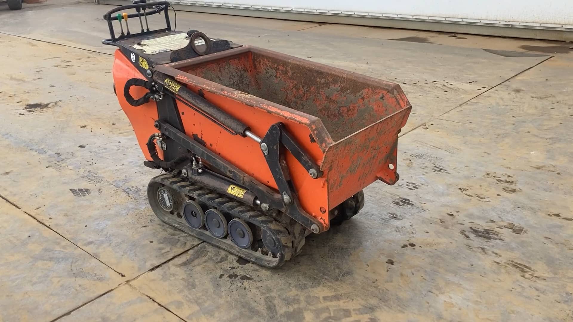 TCP HT500 Tracked Pedestrian Hi Tip Dumper on Vimeo