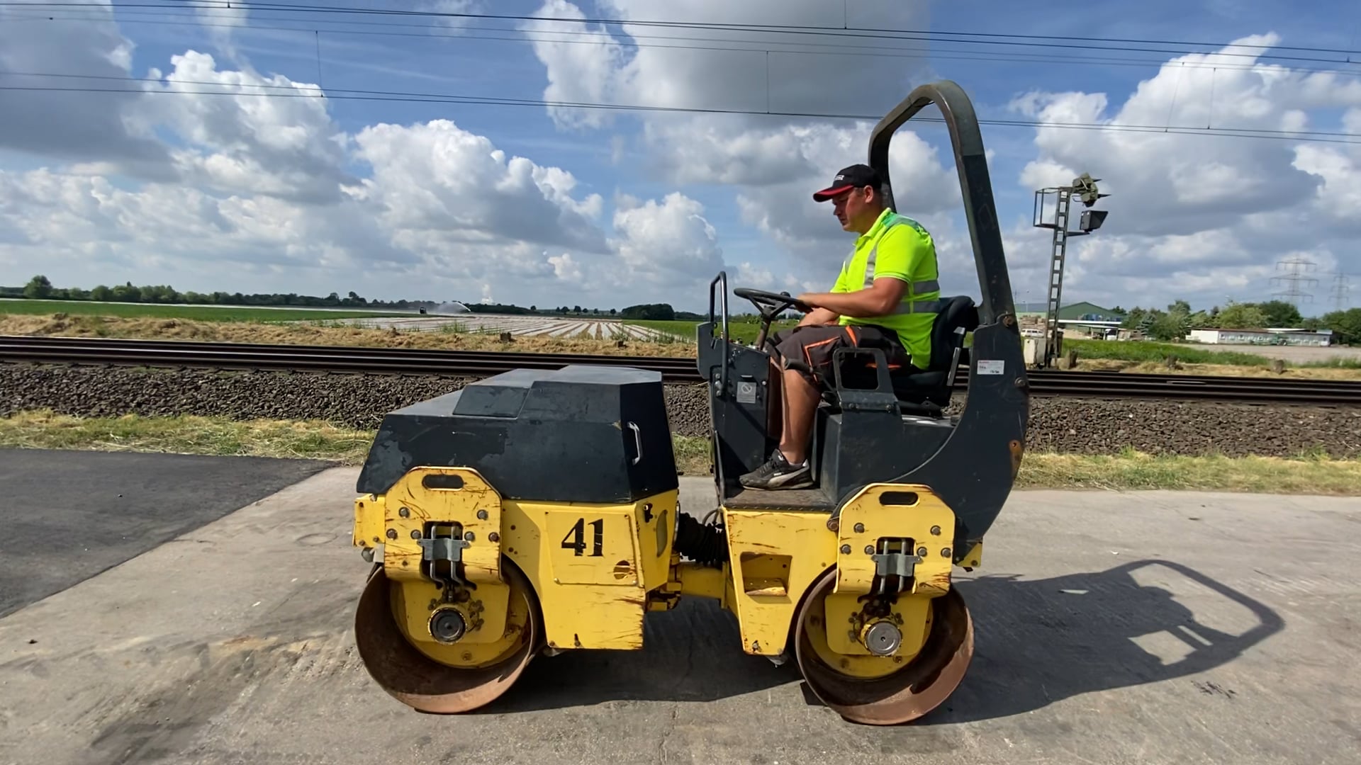 Bomag BW100AD-3 on Vimeo