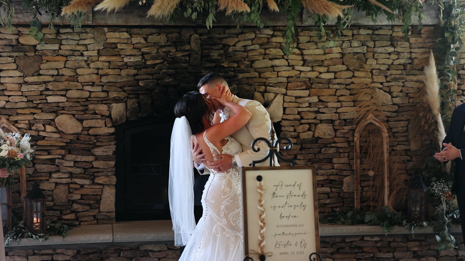 Kristen & DJ's Wedding Highlight on Vimeo