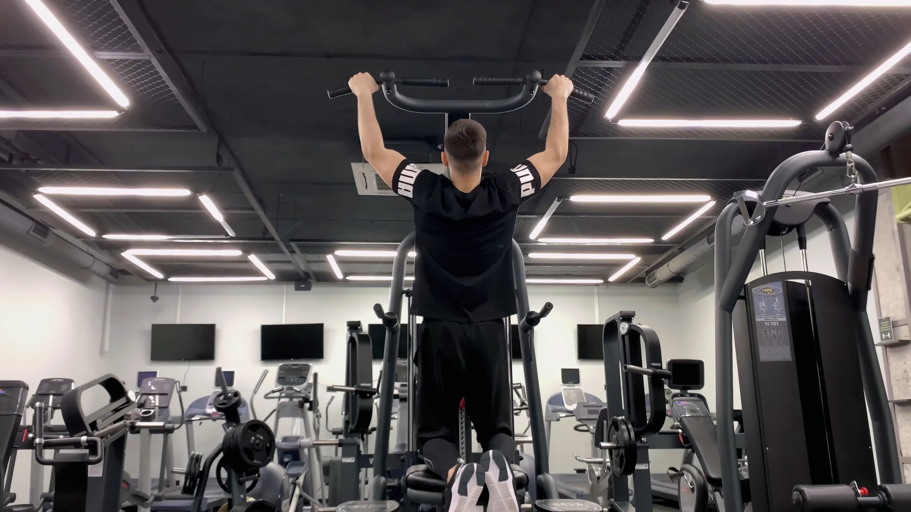 Gravitron pull ups on Vimeo