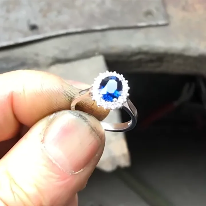 Gavin Mack Jewellery - Clusters & Halos 09 on Vimeo