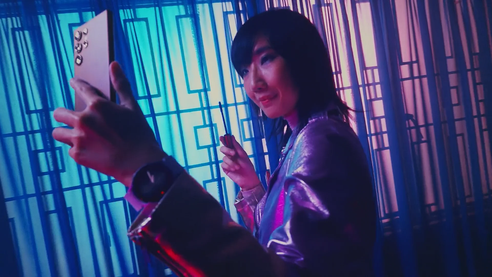 Samsung - The Epic Strut
