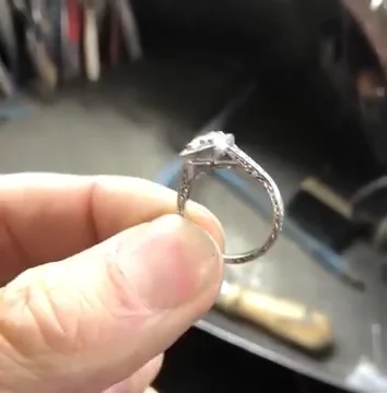 Gavin Mack Jewellery - Selection of stones 02 on Vimeo
