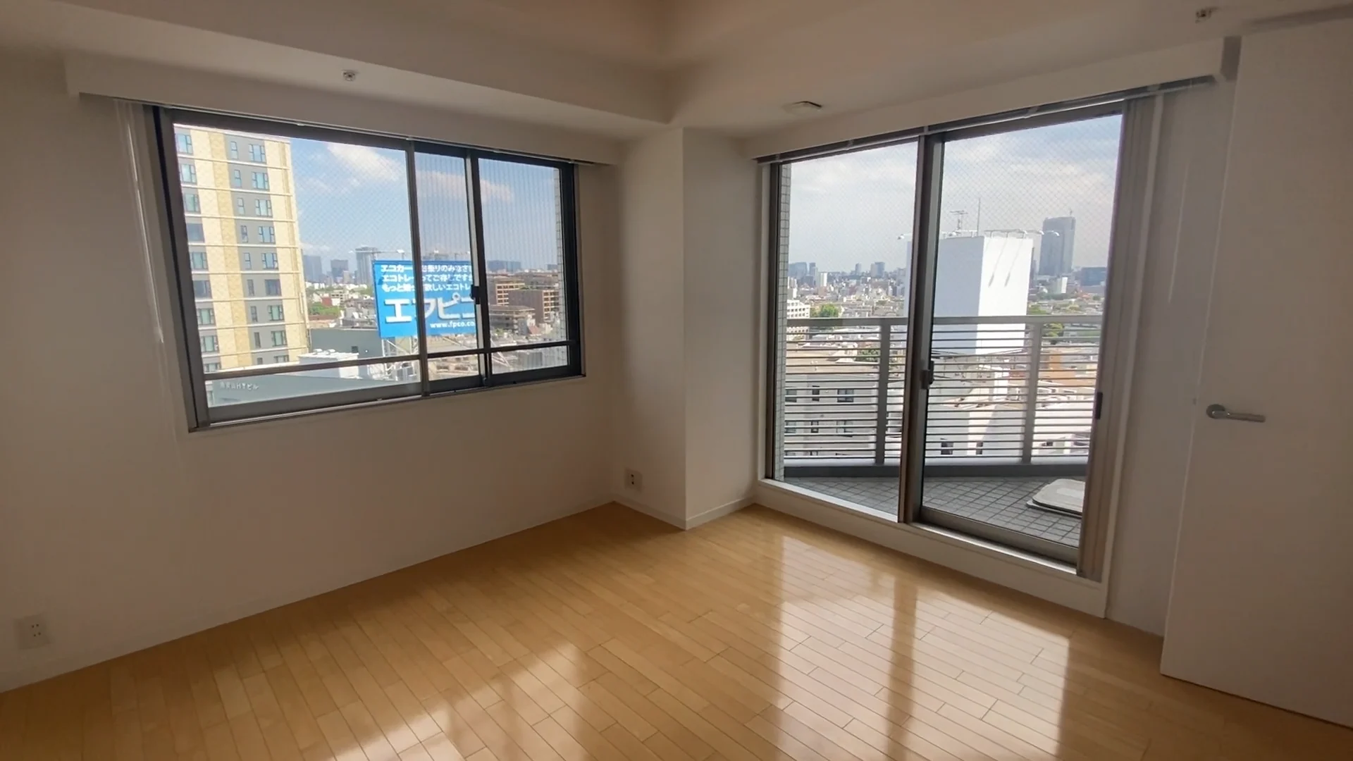 Regno Raffine - Music Video Tour