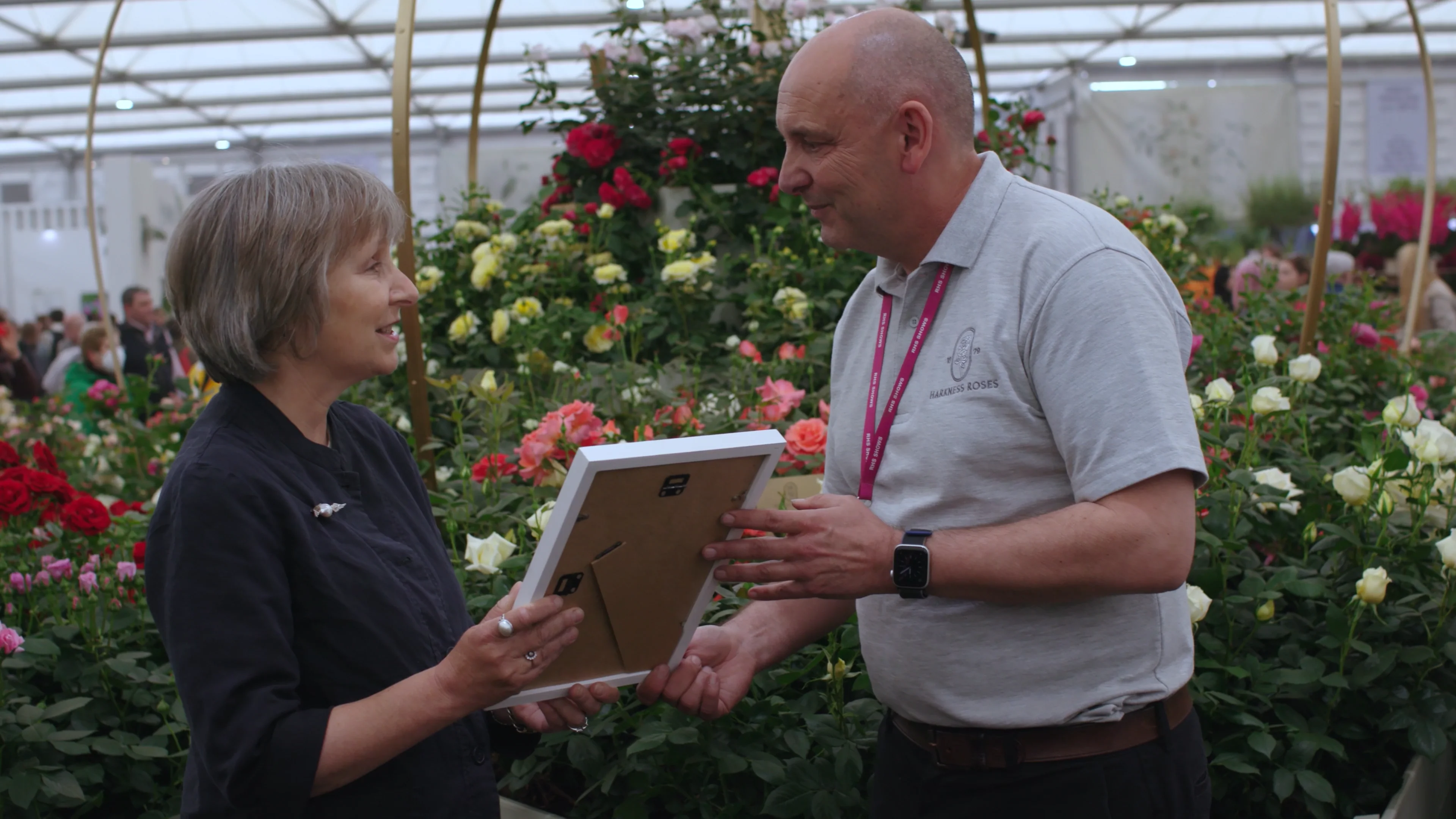 David White presentation to Dr Susan Michaelis at the 2022 Chelsea ...