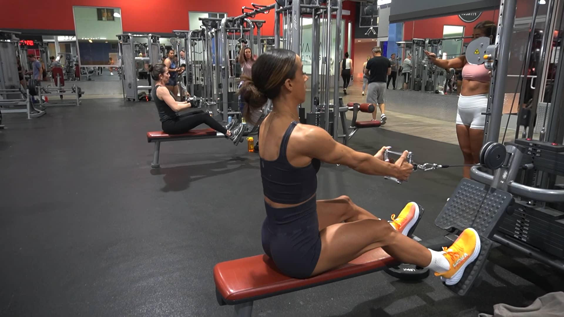 Close grip cable row on Vimeo