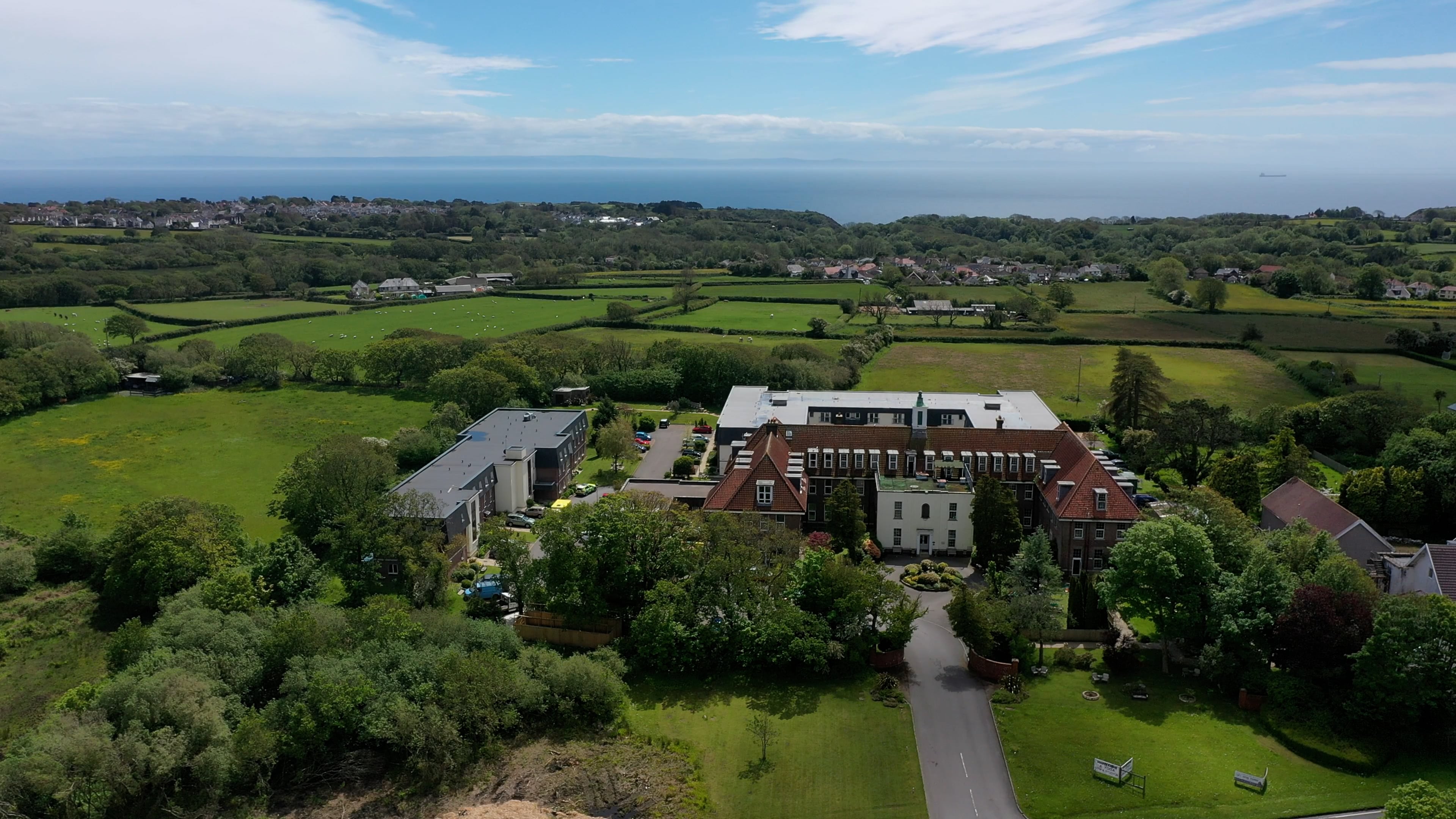 44 Willow Court, Clyne Common on Vimeo