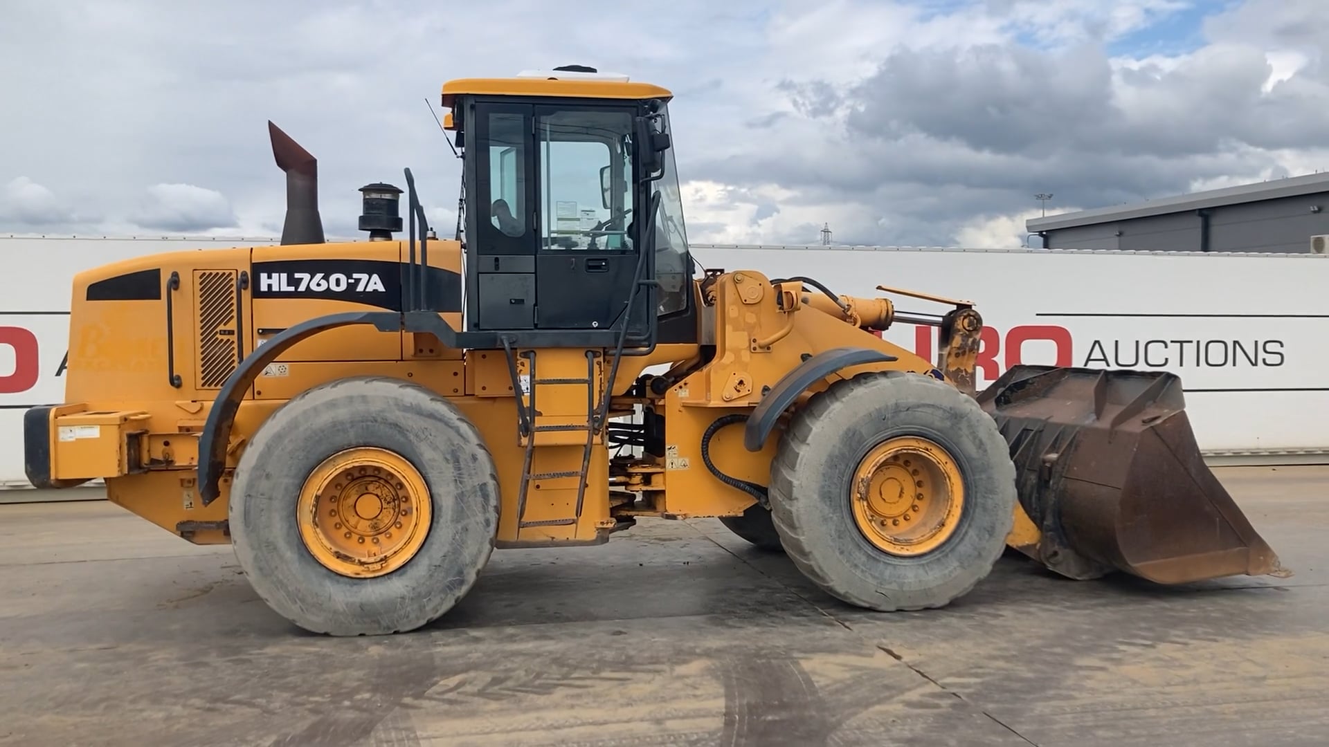 Hyundai HL760-7A Wheeled Loader- Leeds June 22 on Vimeo