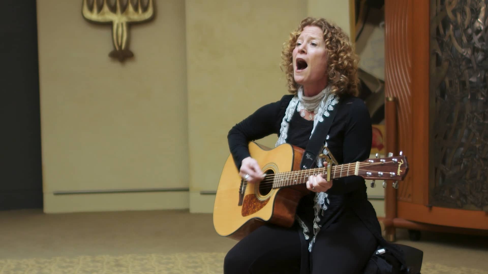 Meet Cantor Tracey Scher on Vimeo