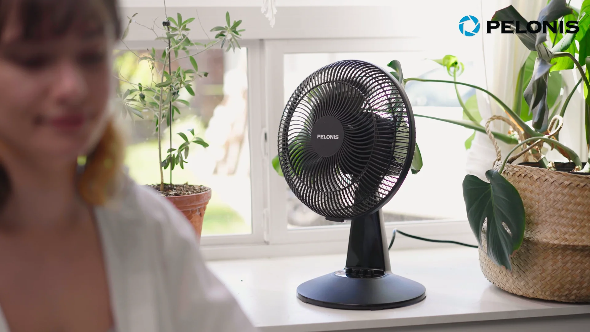 Pelonis Table Fan on Vimeo