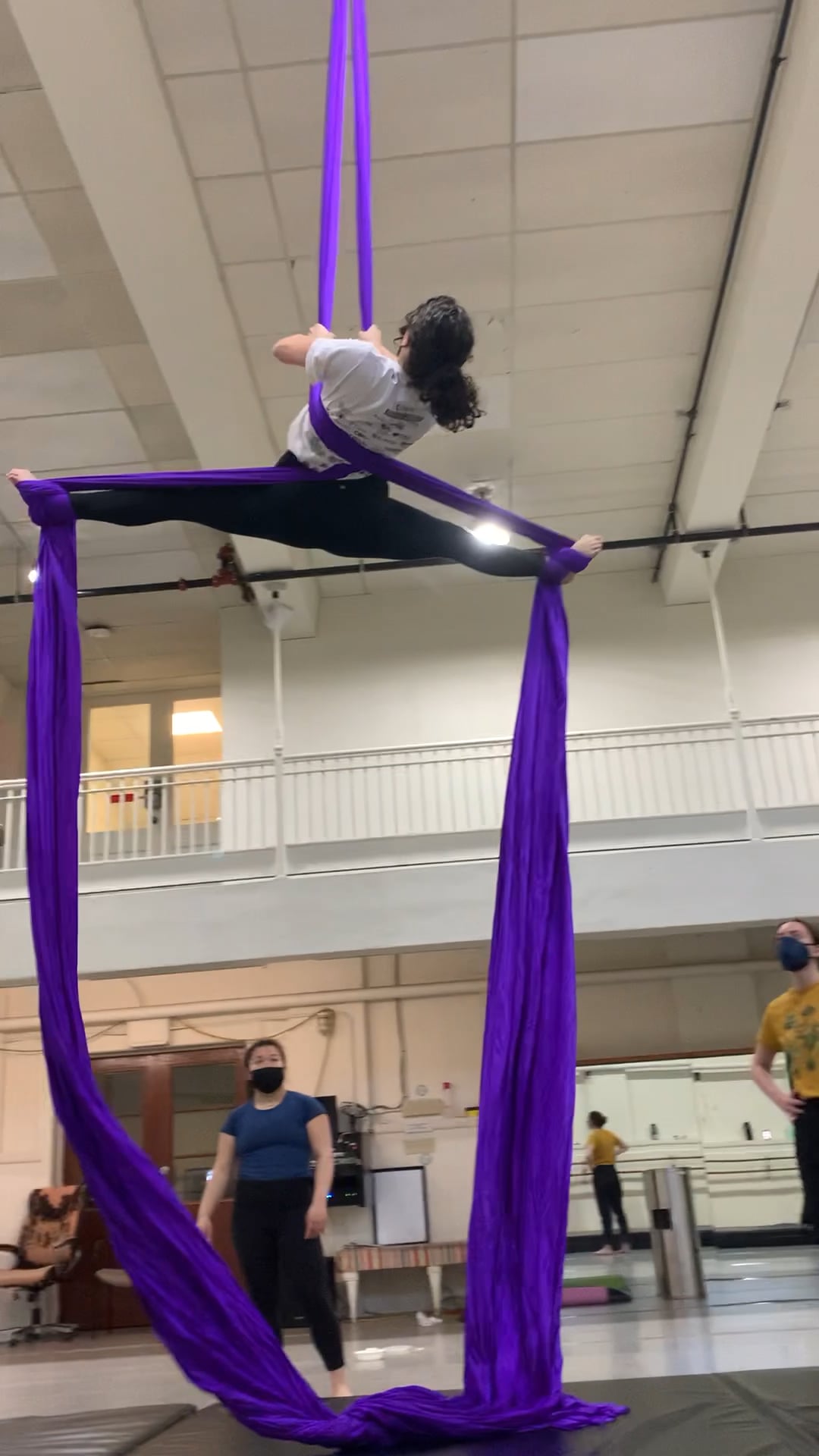 Acosta N. Cross Back Straddle (Aerial Class).MOV on Vimeo