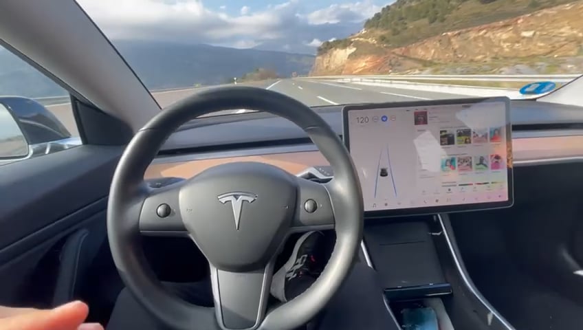 Tesla Model 3 España on Vimeo