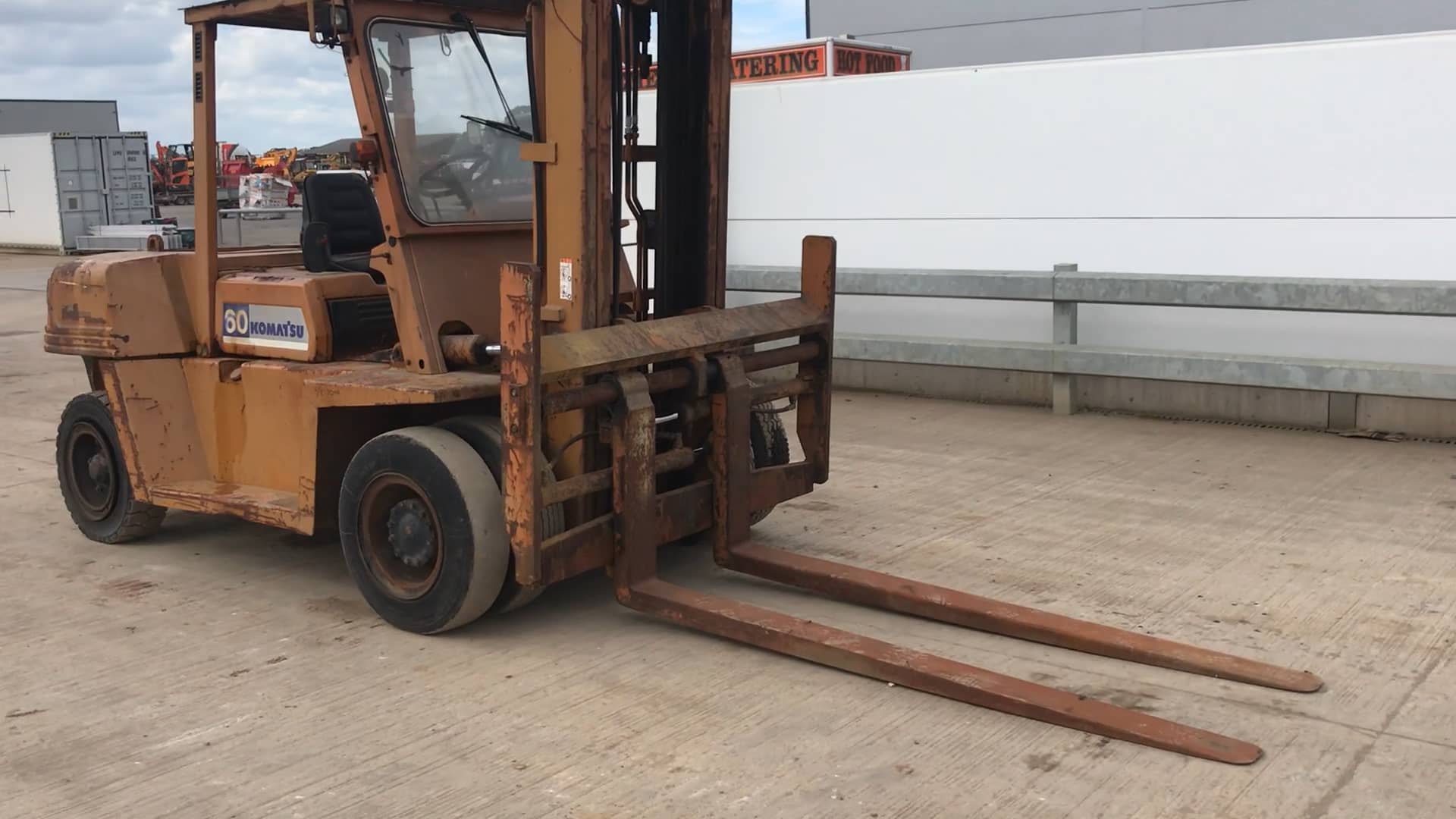 Komatsu FD60-6 Diesel Forklift - Leeds June 22 on Vimeo