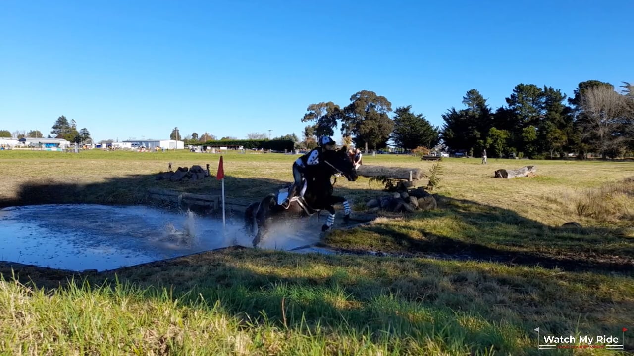 Jorja-Rose Parker riding Miley 470 80CM Rangiora ODE 2022 on Vimeo