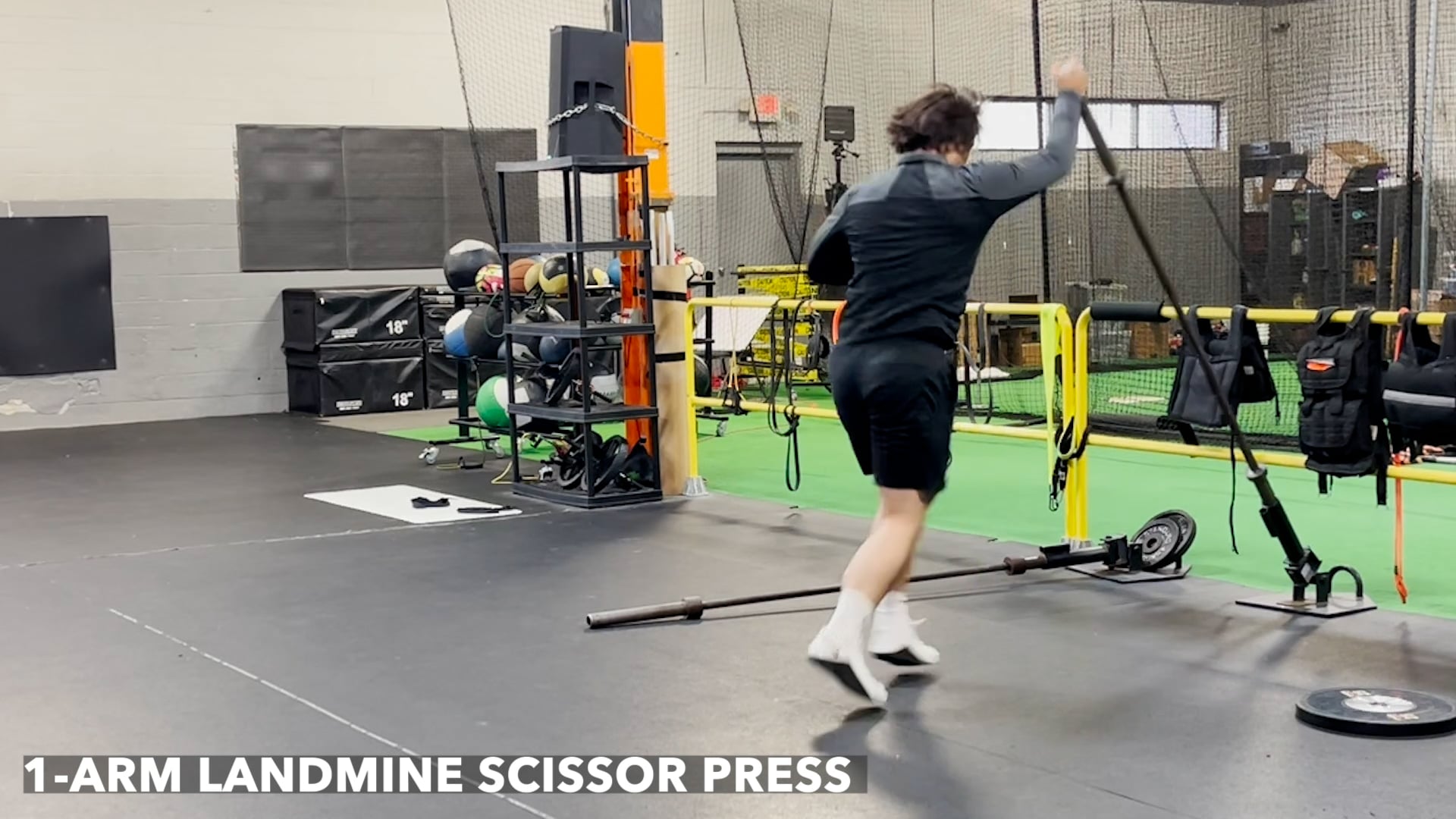 1-Arm Landmine Scissor Press.mp4 on Vimeo