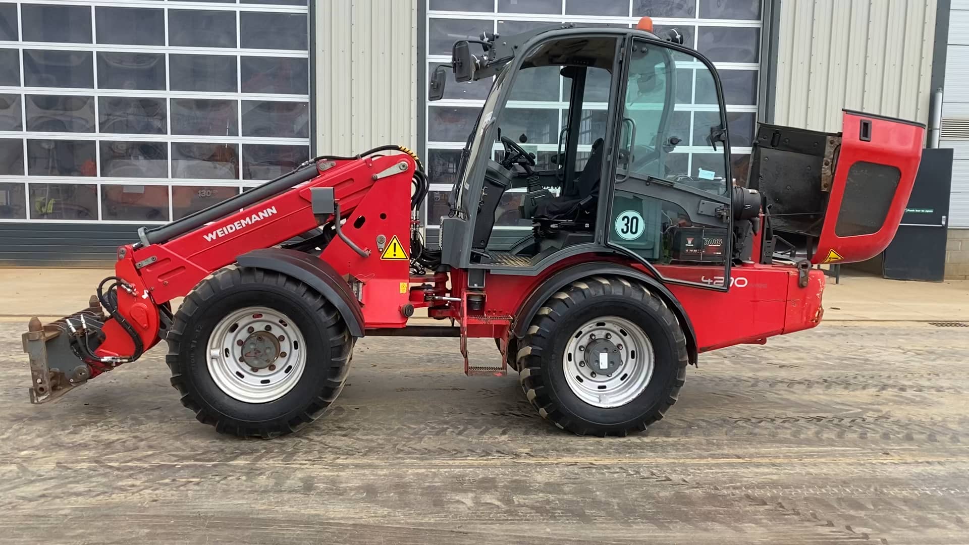Weidemann 4270 CX100 Turbo Articulated Telehandler - Leeds June 22 on Vimeo