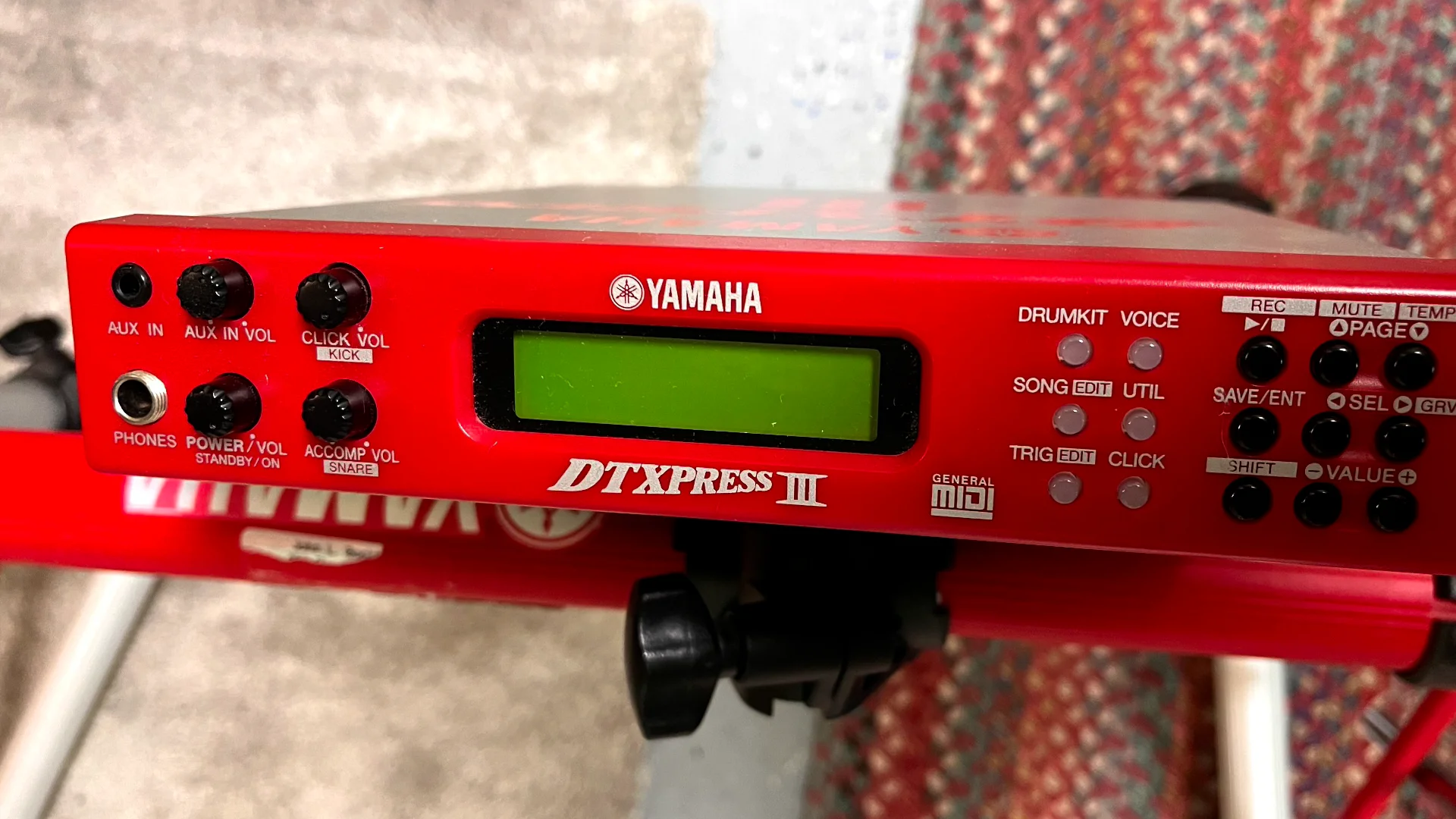 Yamaha DTXPRESS III Electric Drum Set on Vimeo