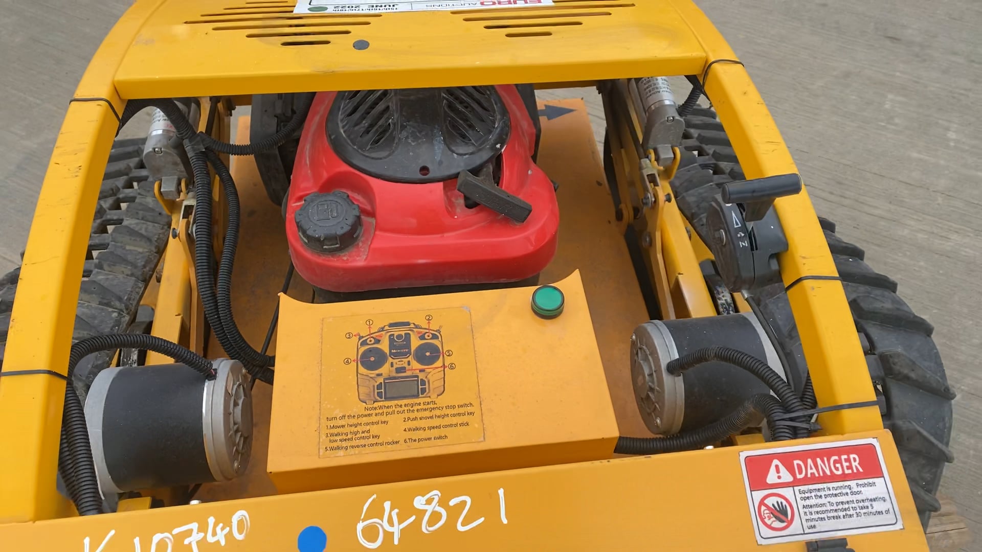 RAPTOR VT900 Radio Controlled Tracked Mower - Leeds June 22 on Vimeo