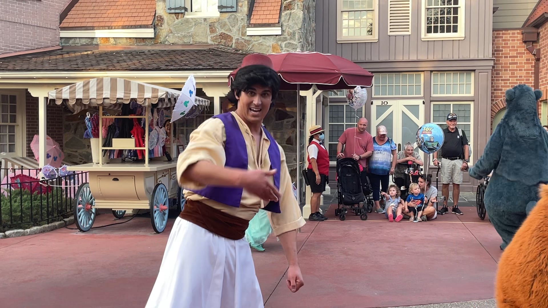 Walt disney world mini parade on Vimeo