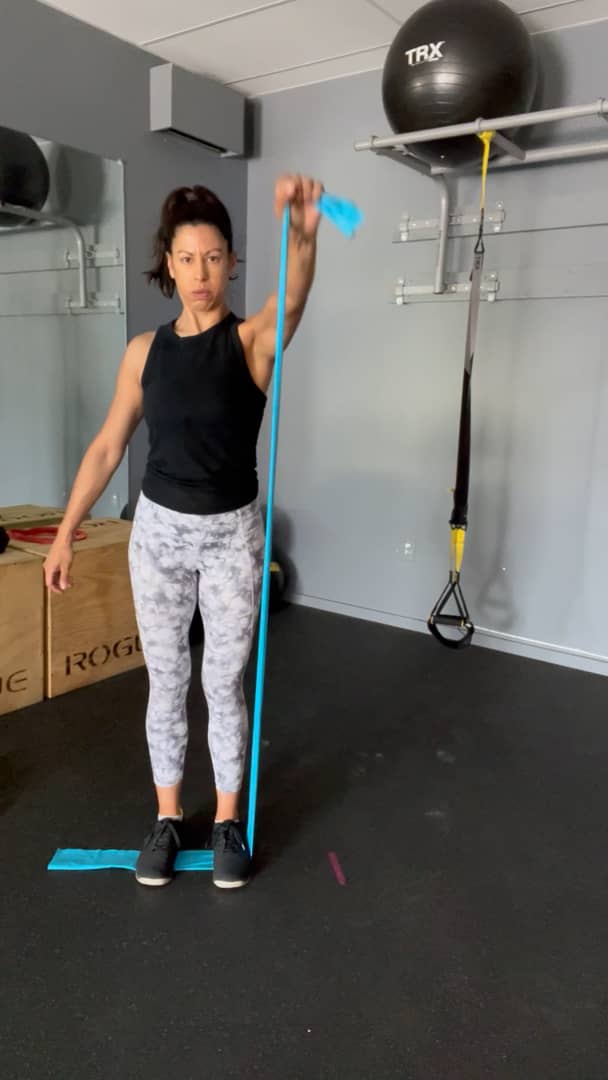 Theraband Single-Arm Front Raise on Vimeo