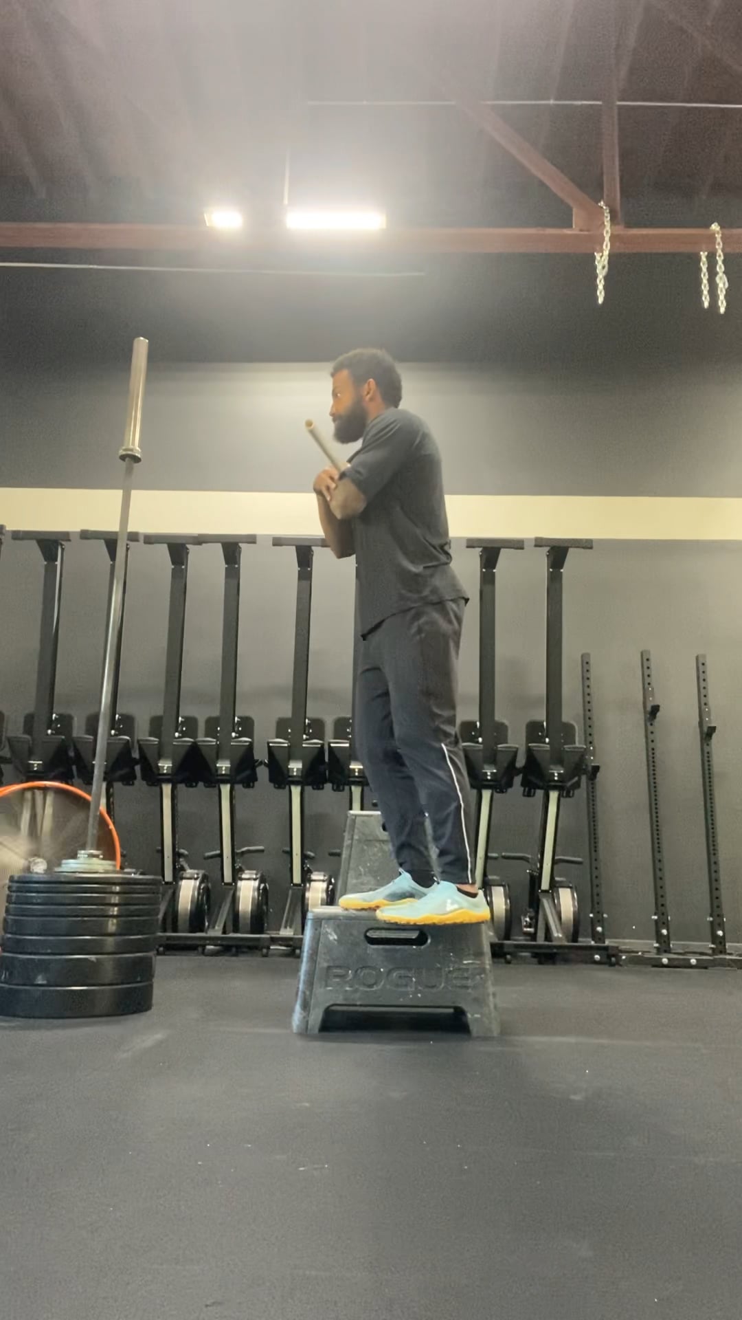 Heel Tap w Thoracic Rotation (PVC) on Vimeo
