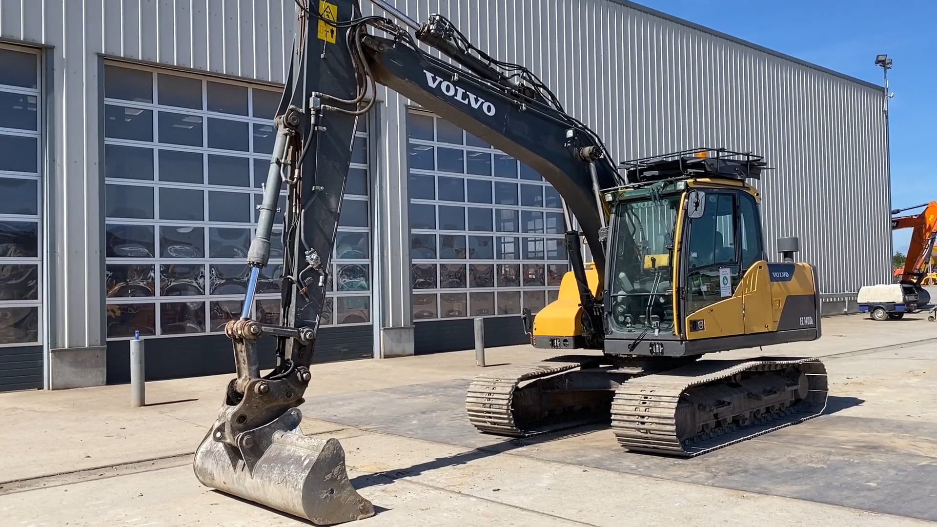 Volvo EC140DL - Dromore June 22 on Vimeo