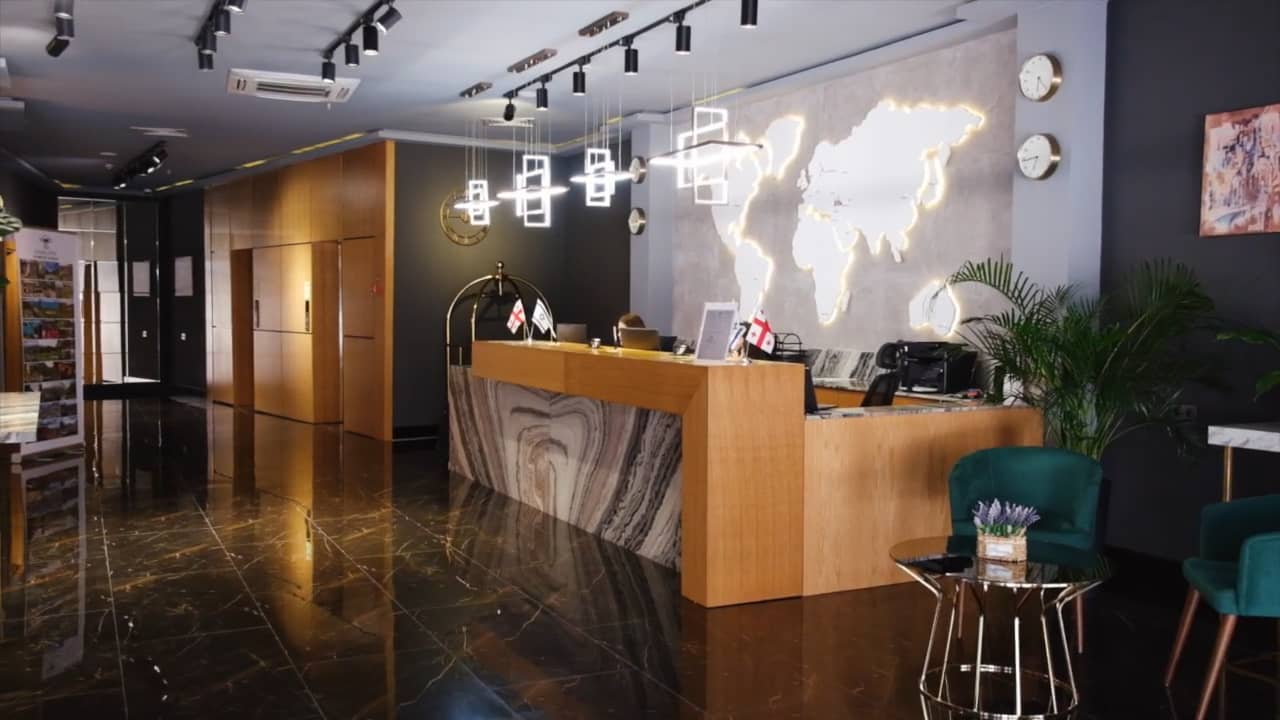 King Solomon Kosher Hotel מלון כשר קינג סולומון המלך שלמה בטומי.mp4 on ...