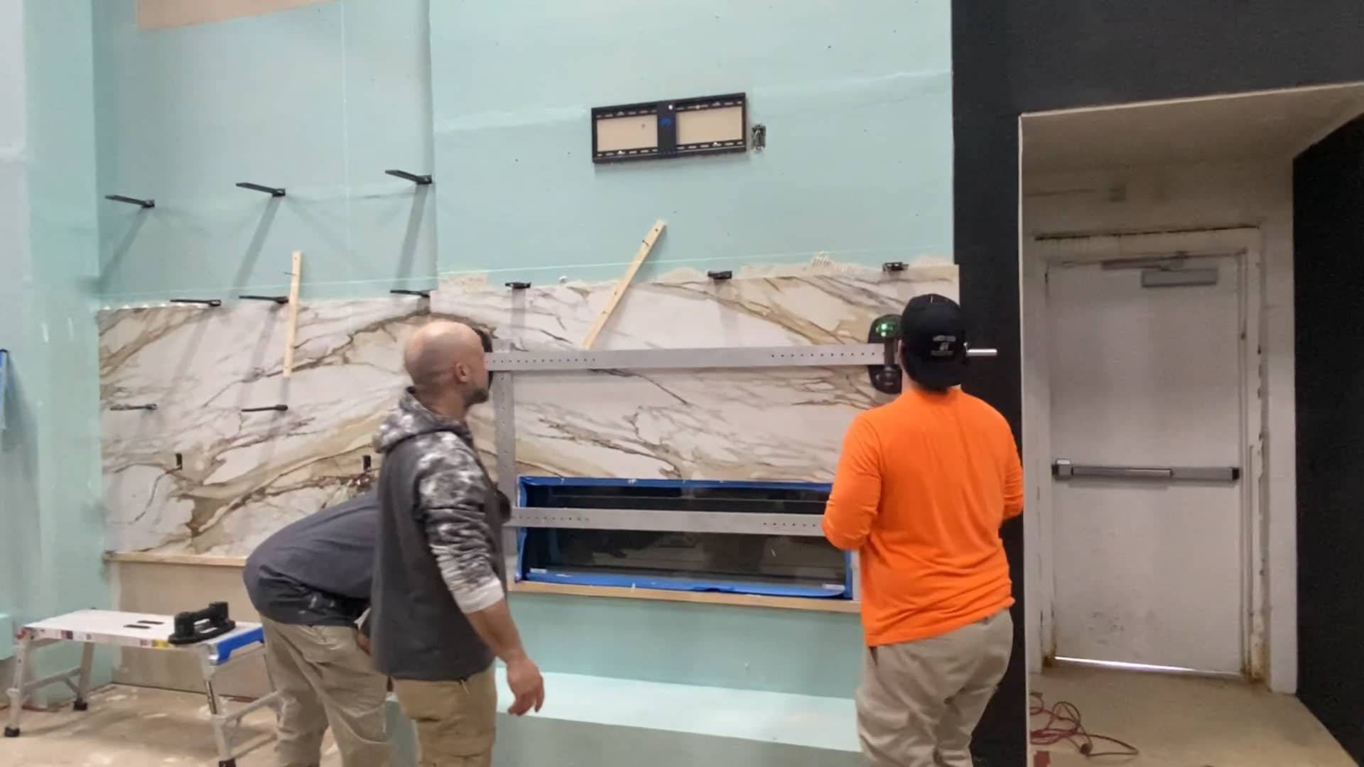 GMR G-Rail System: 1/2" Porcelain www.gmrstoneproducts.com 877-229-5467 ...