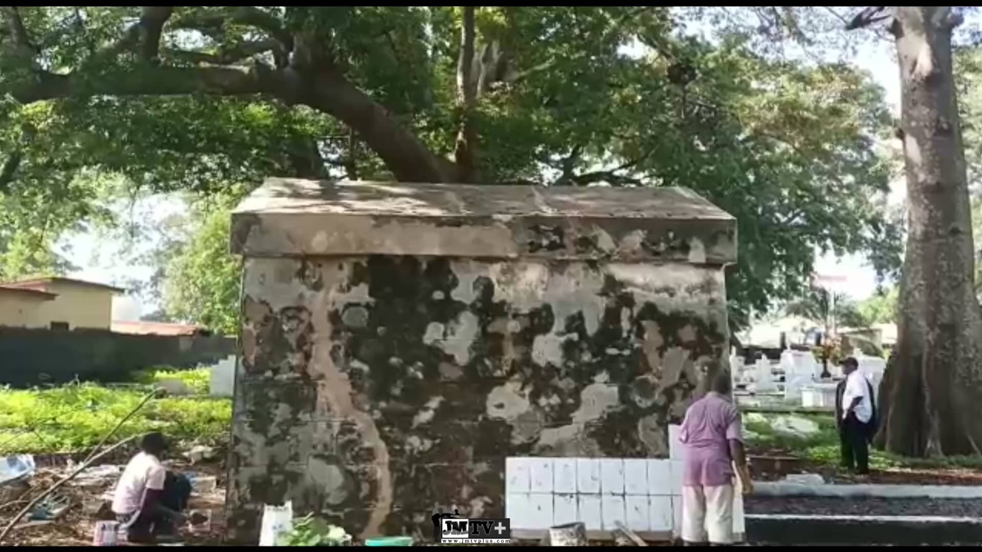 FELIX MOUMIE, LES TRAVAUX de son MAUSOLÉE AVANCENT BIEN à CONAKRY on Vimeo