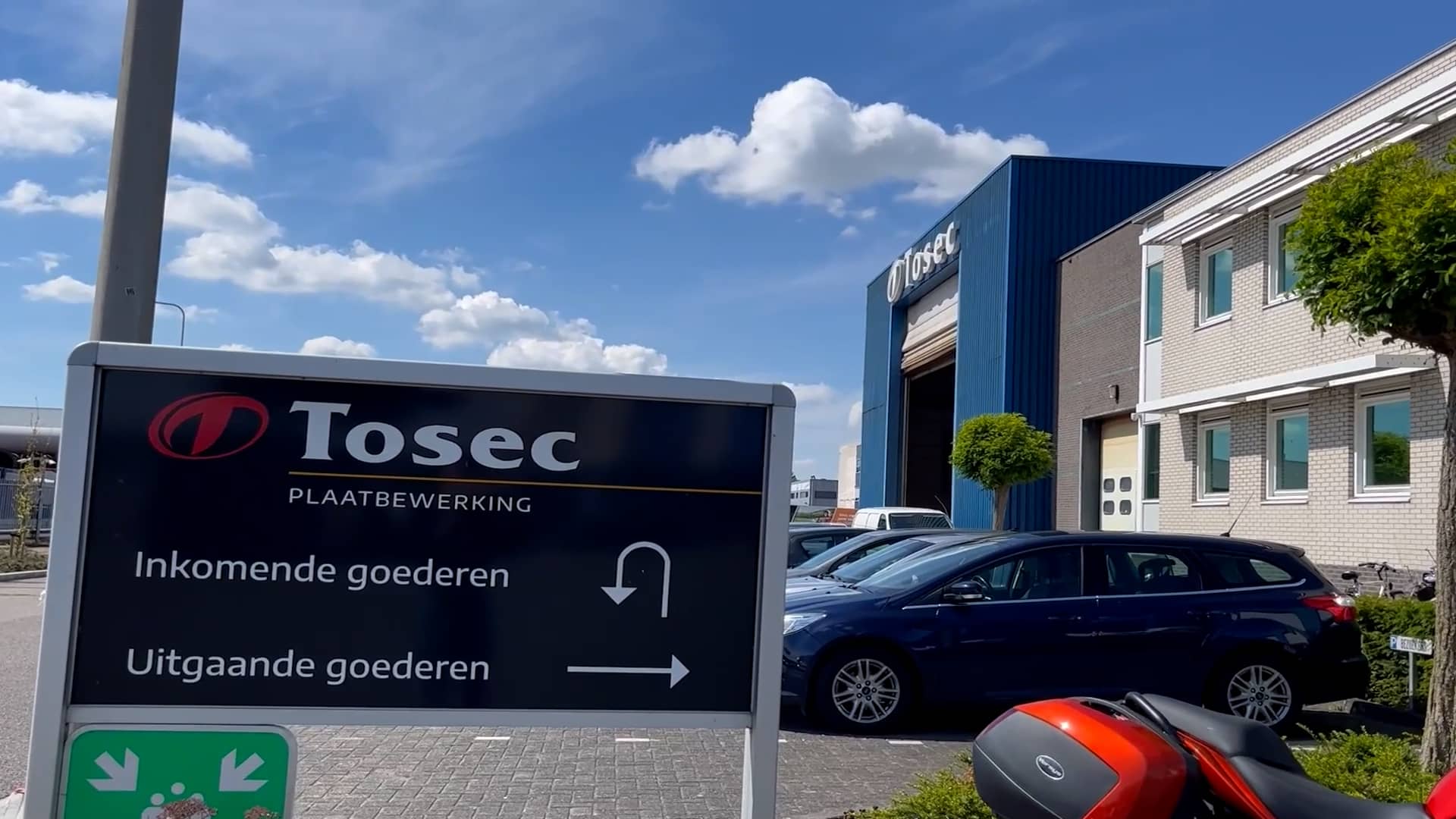 Robotisation of deburring process of the 42 RB series at Tosec on Vimeo