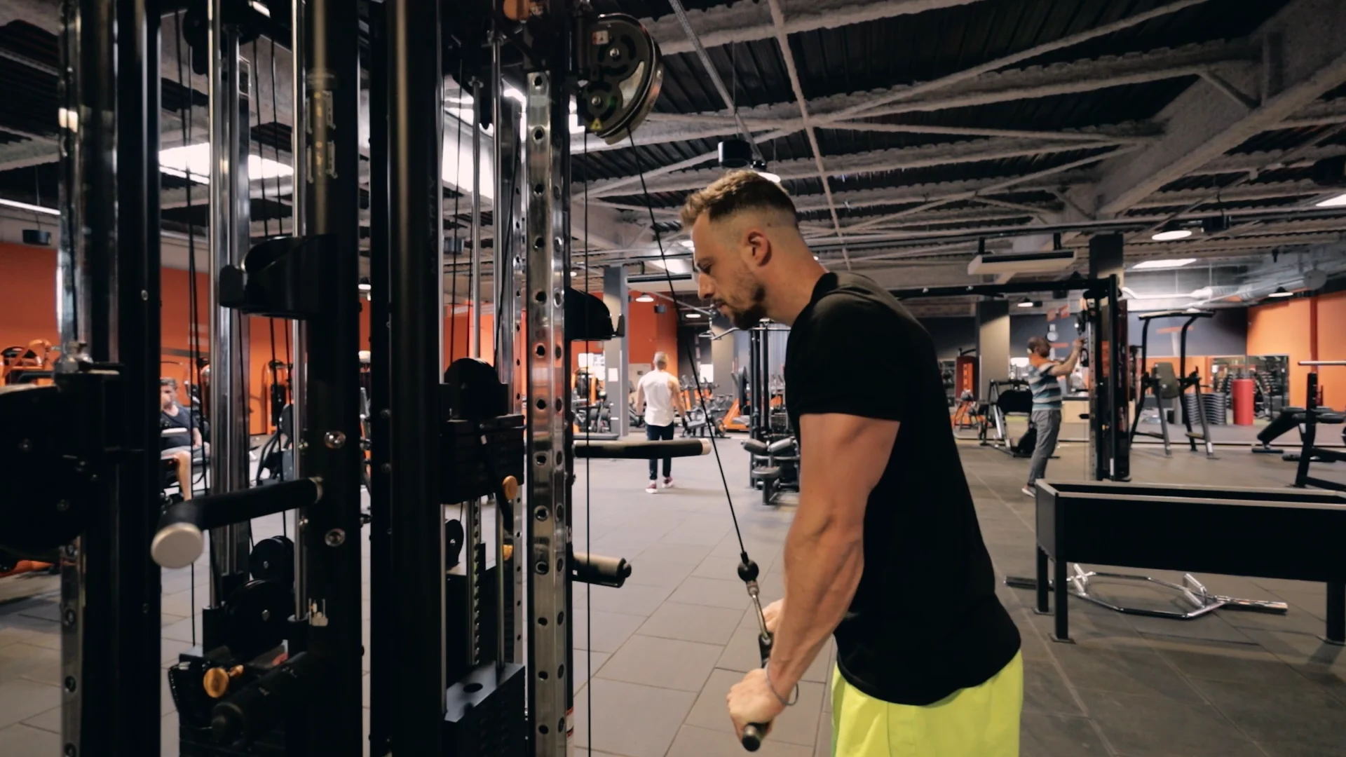 Extensions triceps poulie haute prise pronation.mov on Vimeo