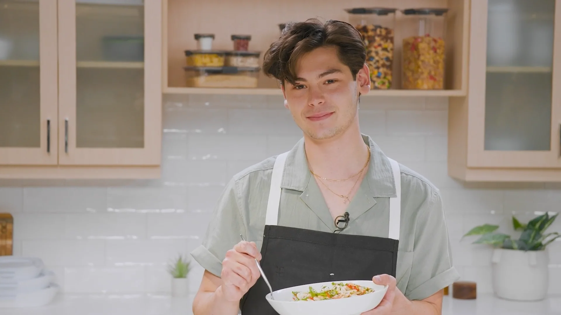 Jeremy Scheck - All the Veggies Pasta Primavera (Recipe) on Vimeo